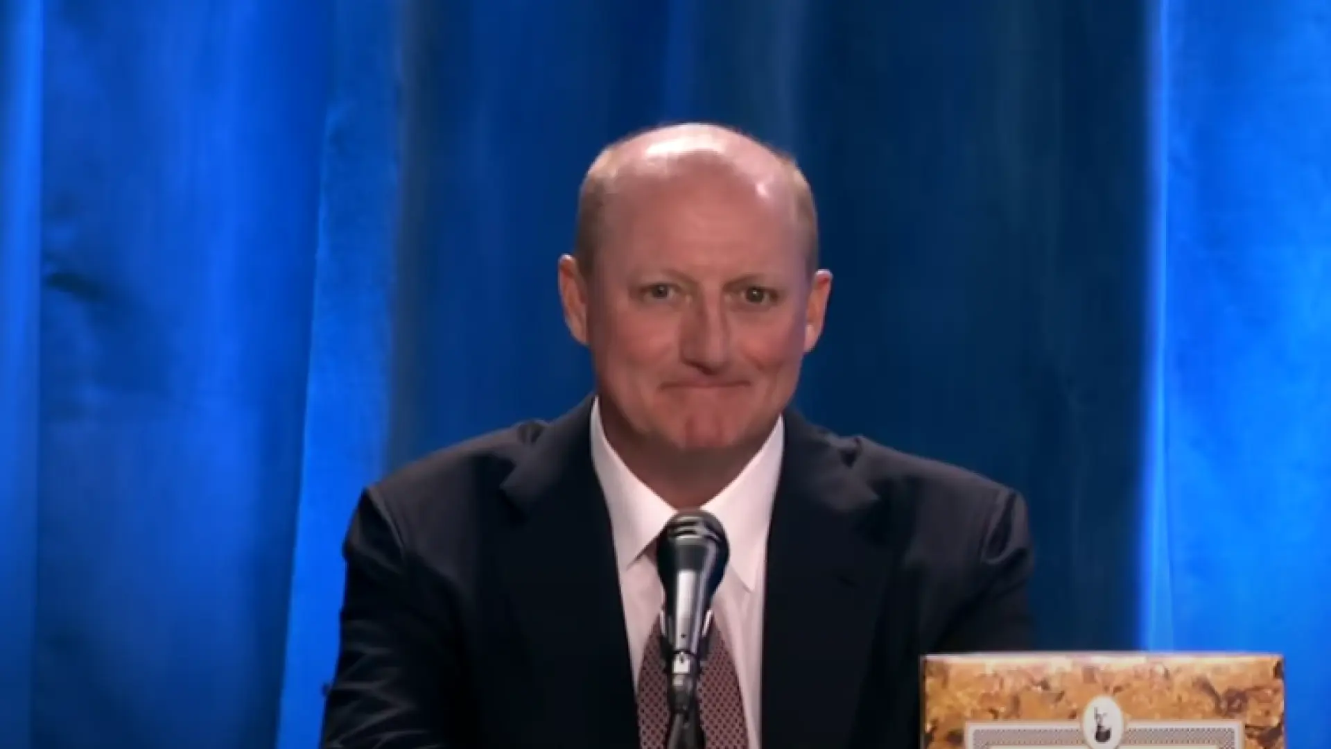 Buffett designa sucesor 'in pectore' en Berkshire Hathaway a Gregory Abel