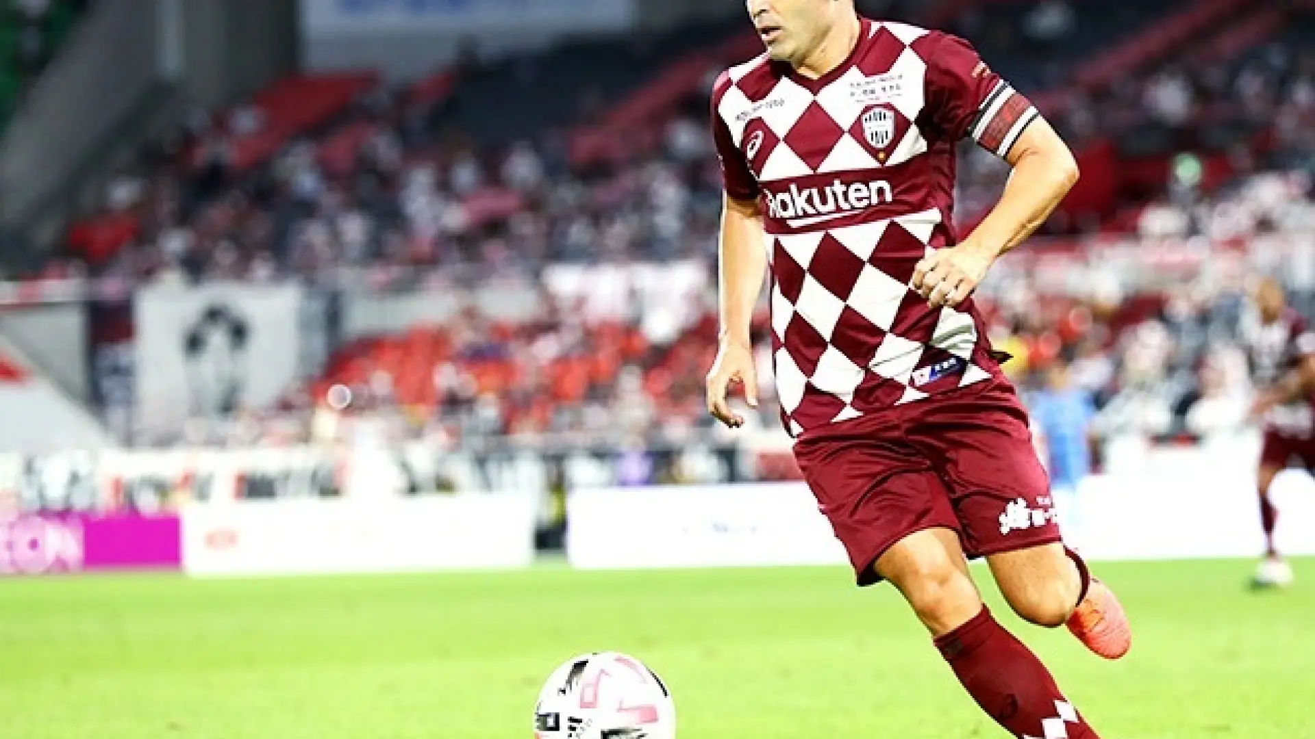 Iniesta anuncia su renovación con el Vissel Kobe el día de su 37º ...