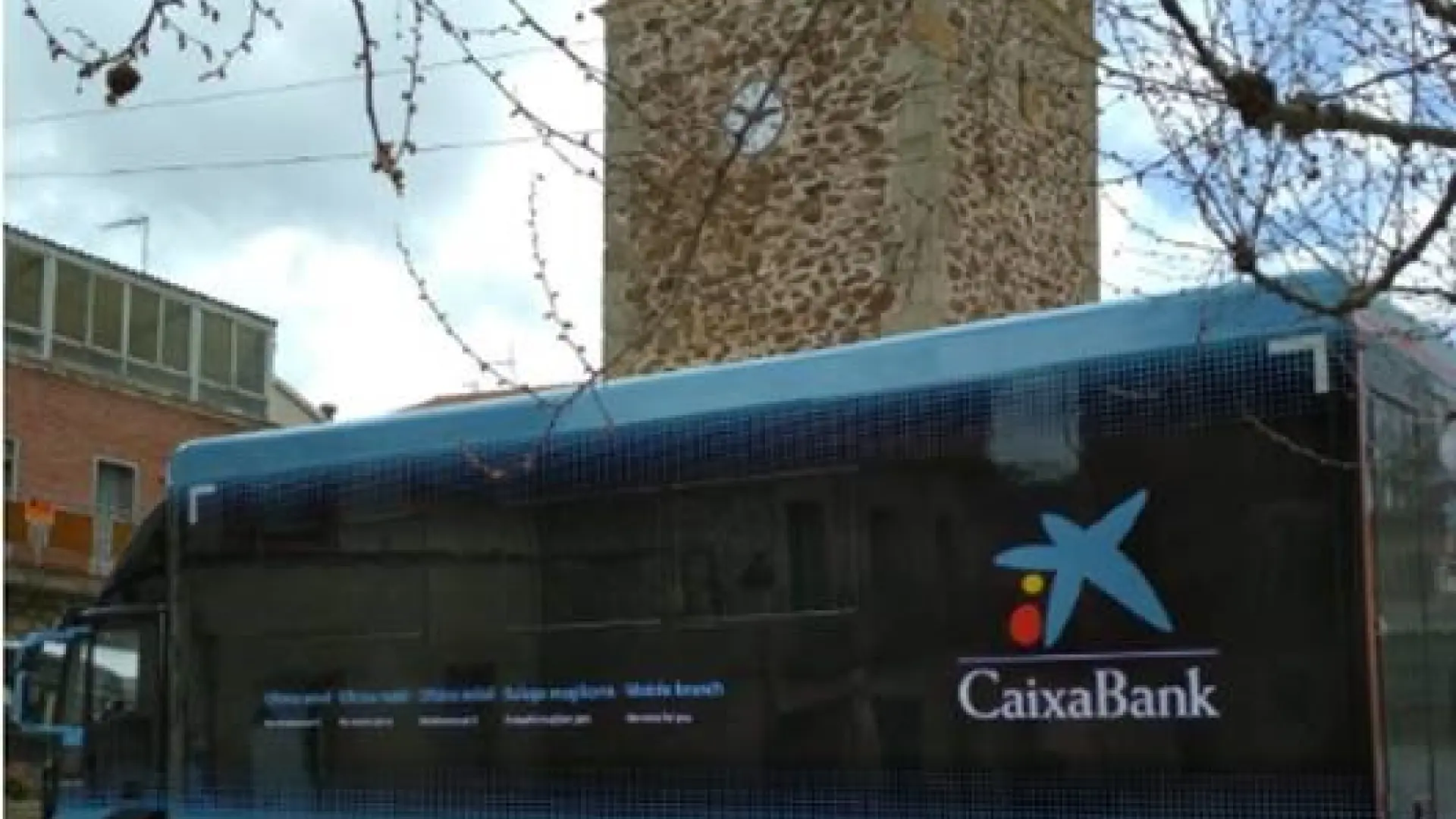 CaixaBank da servicio con su oficina móvil a casi 27.000 residentes en ...