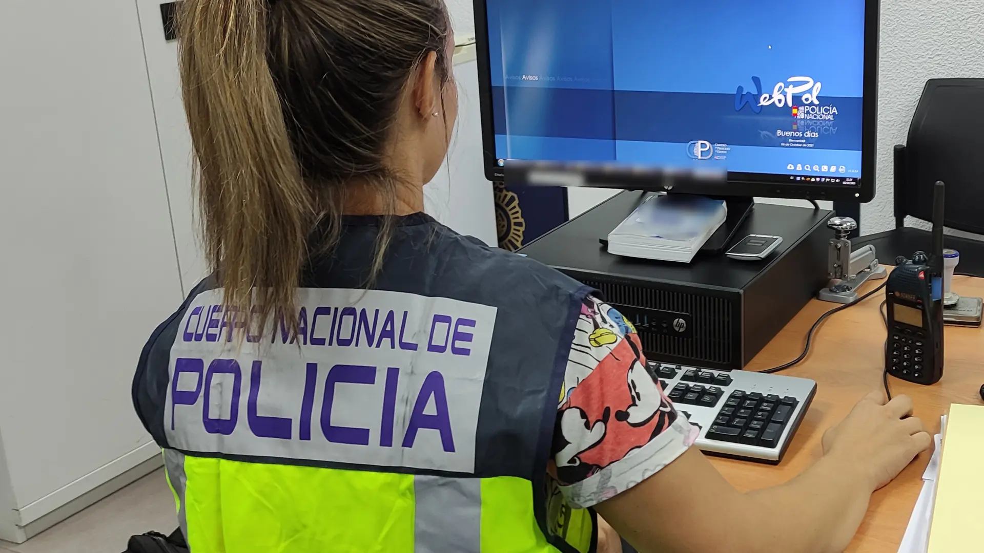 Condenado a 97 años por fotografiar desnudas o en poses sexuales a 35 menores con la promesa de ...