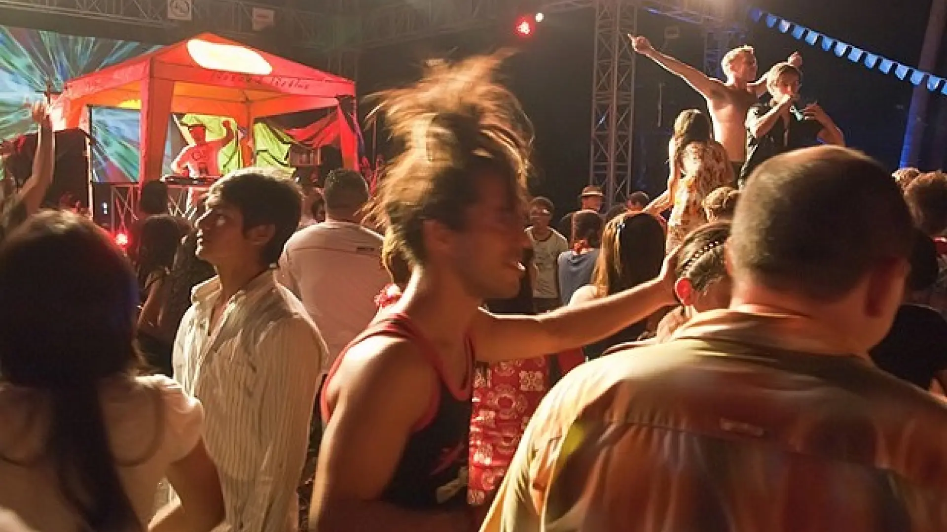 ¿Cuál es el origen del término ‘farra’?