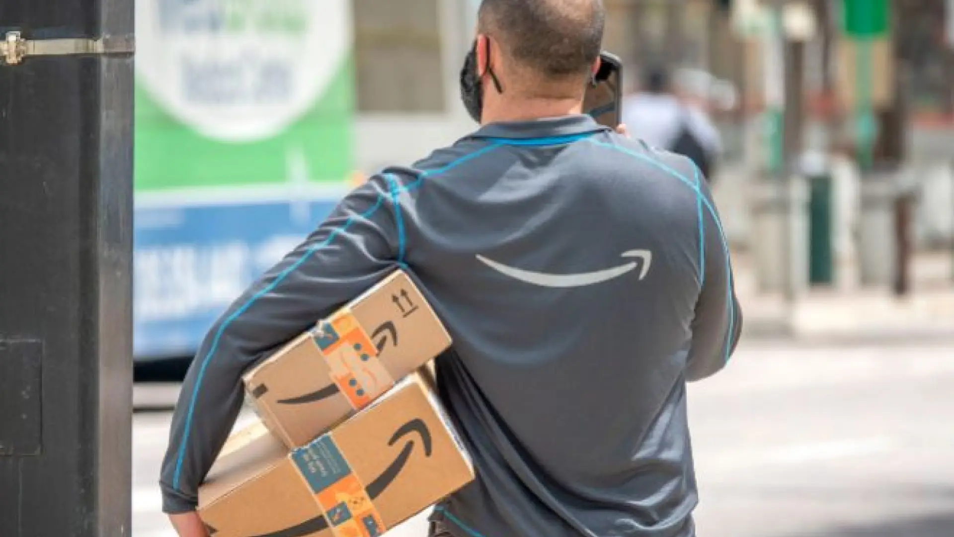 Amazon se desploma en bolsa ante su crecimiento más lento en dos décadas