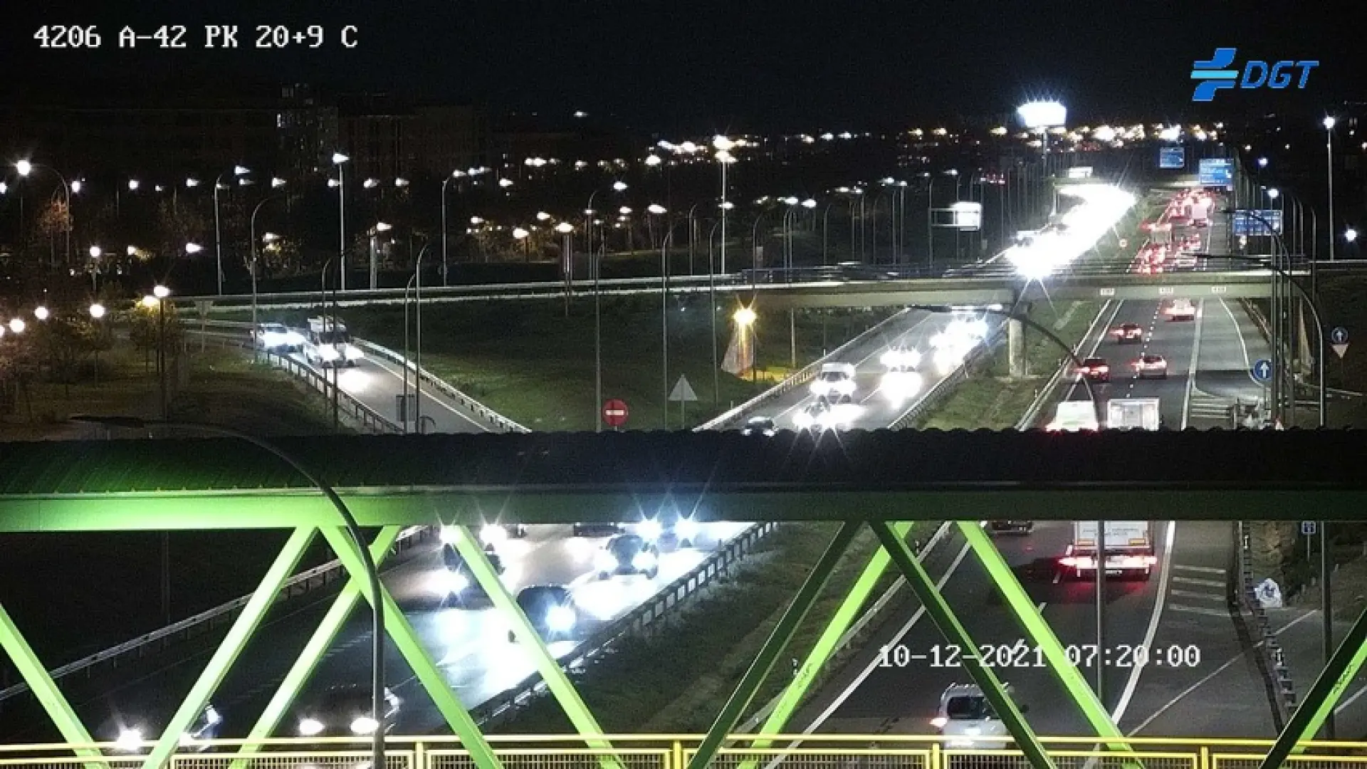 Directo | Primeras retenciones de viernes en los accesos a la capital ...