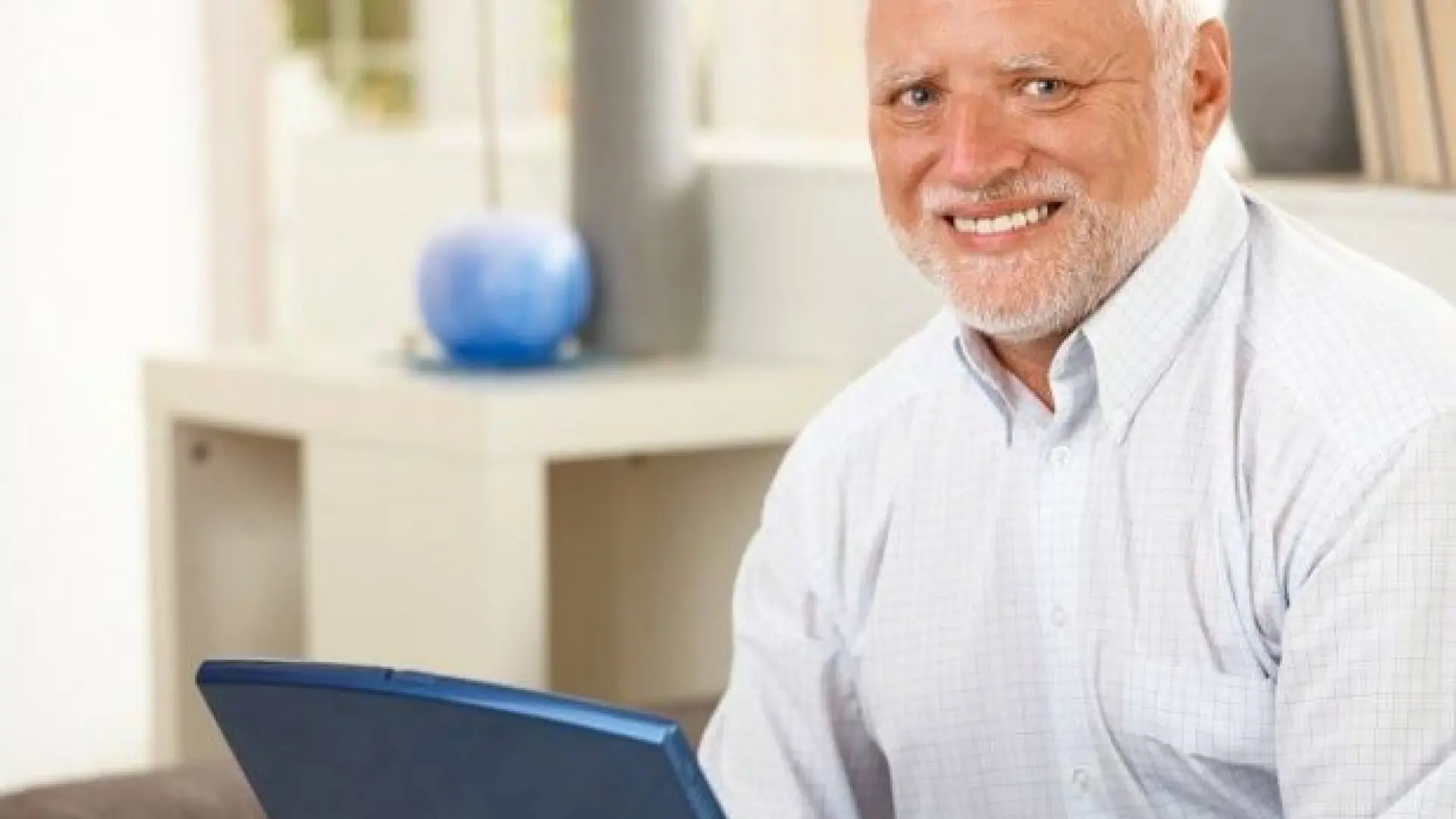 András Arató: el ingeniero detrás del meme 'Hide the pain Harold'