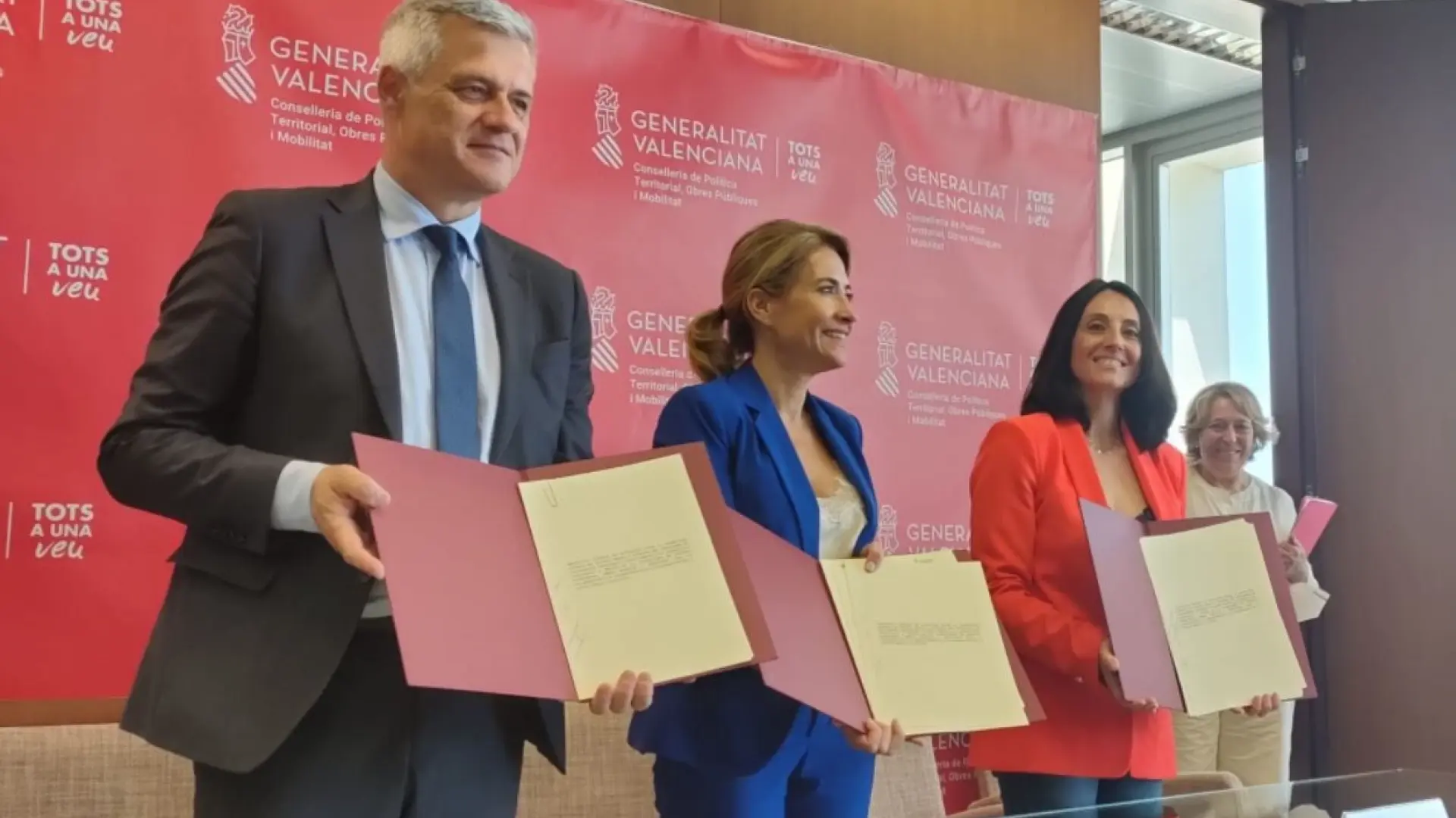 Gobierno y Consell firman el primer convenio del Mitma para impulsar la ...