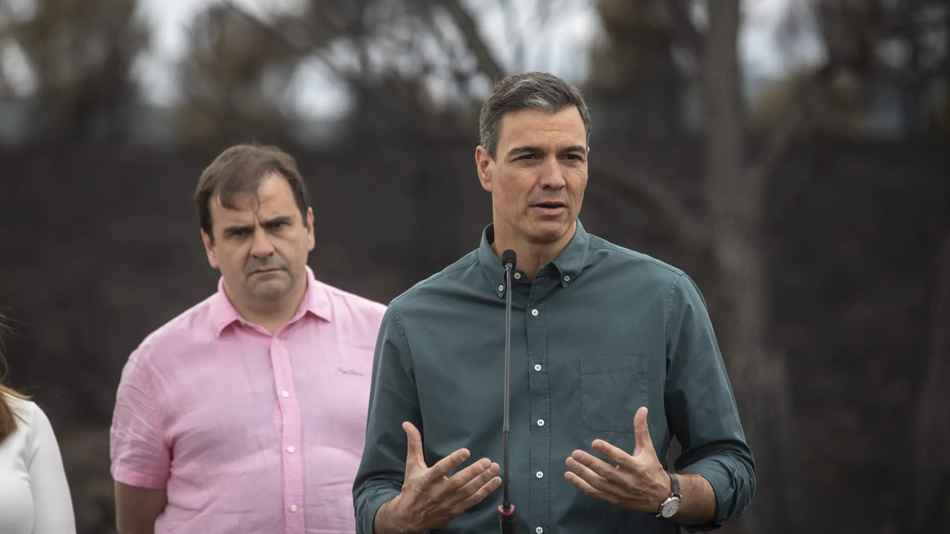 Dos vuelos y tres 'looks' en un solo día: así ha resuelto Pedro Sánchez ...