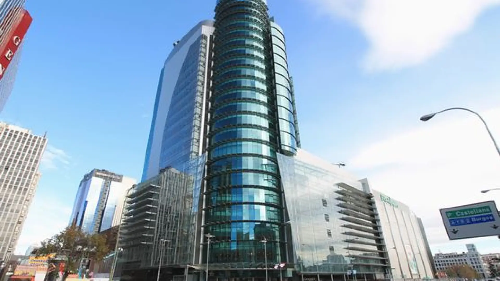 El Corte Inglés, en la recta final de la venta de la Torre de Azca ...