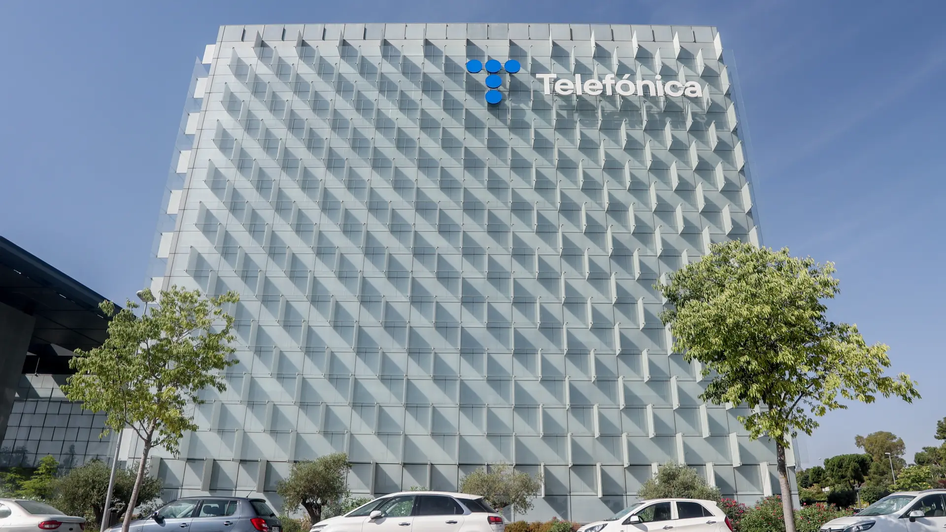 Telefónica y sus socios llevan a arbitraje el precio de la compra de la ...