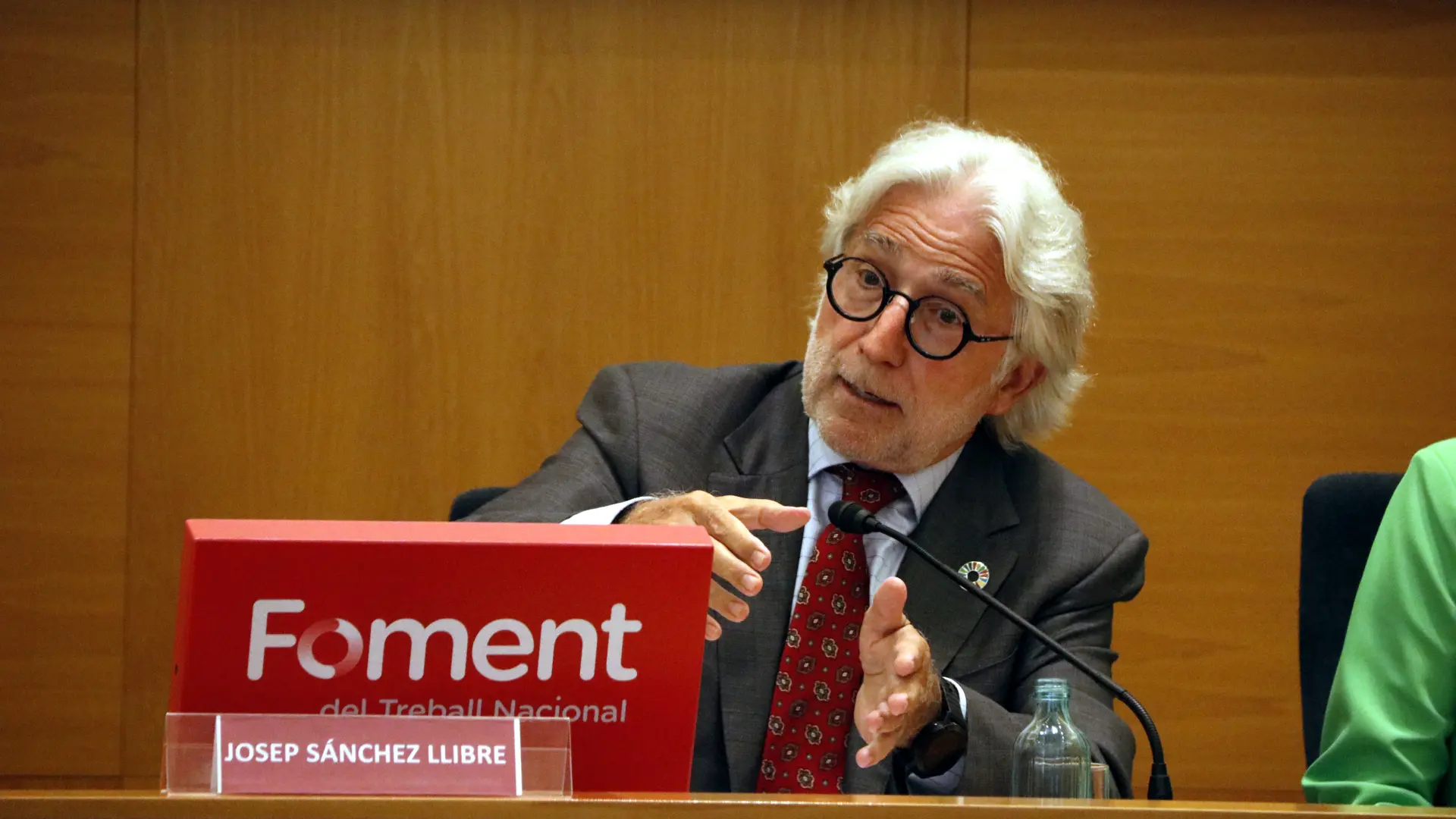 Foment crea un comisión de estudio para la ampliación del aeropuerto ...