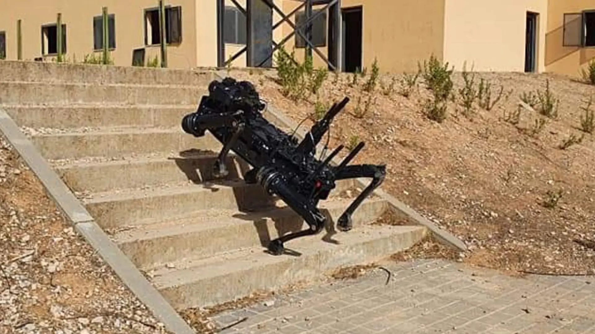Vision 60: el perro robot del Ejército español que integra armas y ...