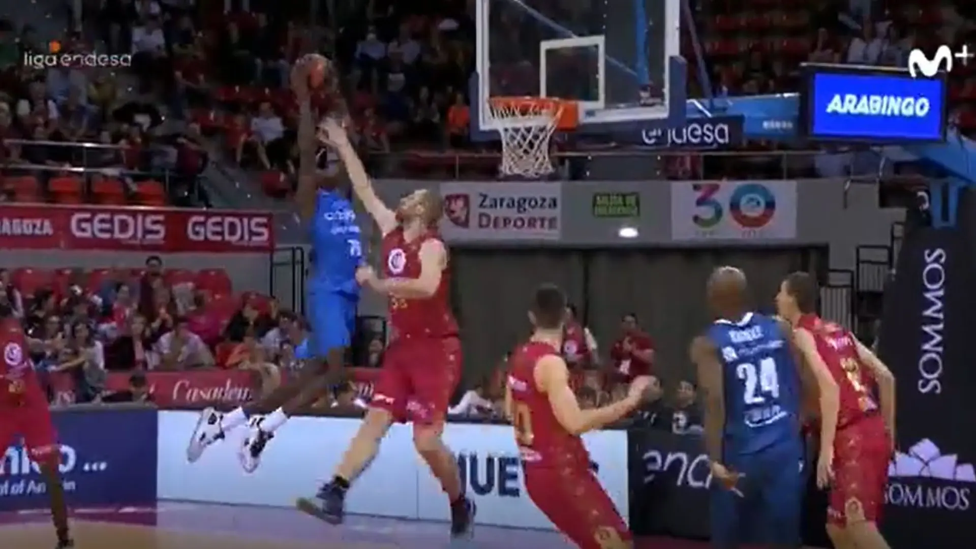 Así ha sido el impresionante 'alley oop' con mate de Bagayoko, el pívot ...