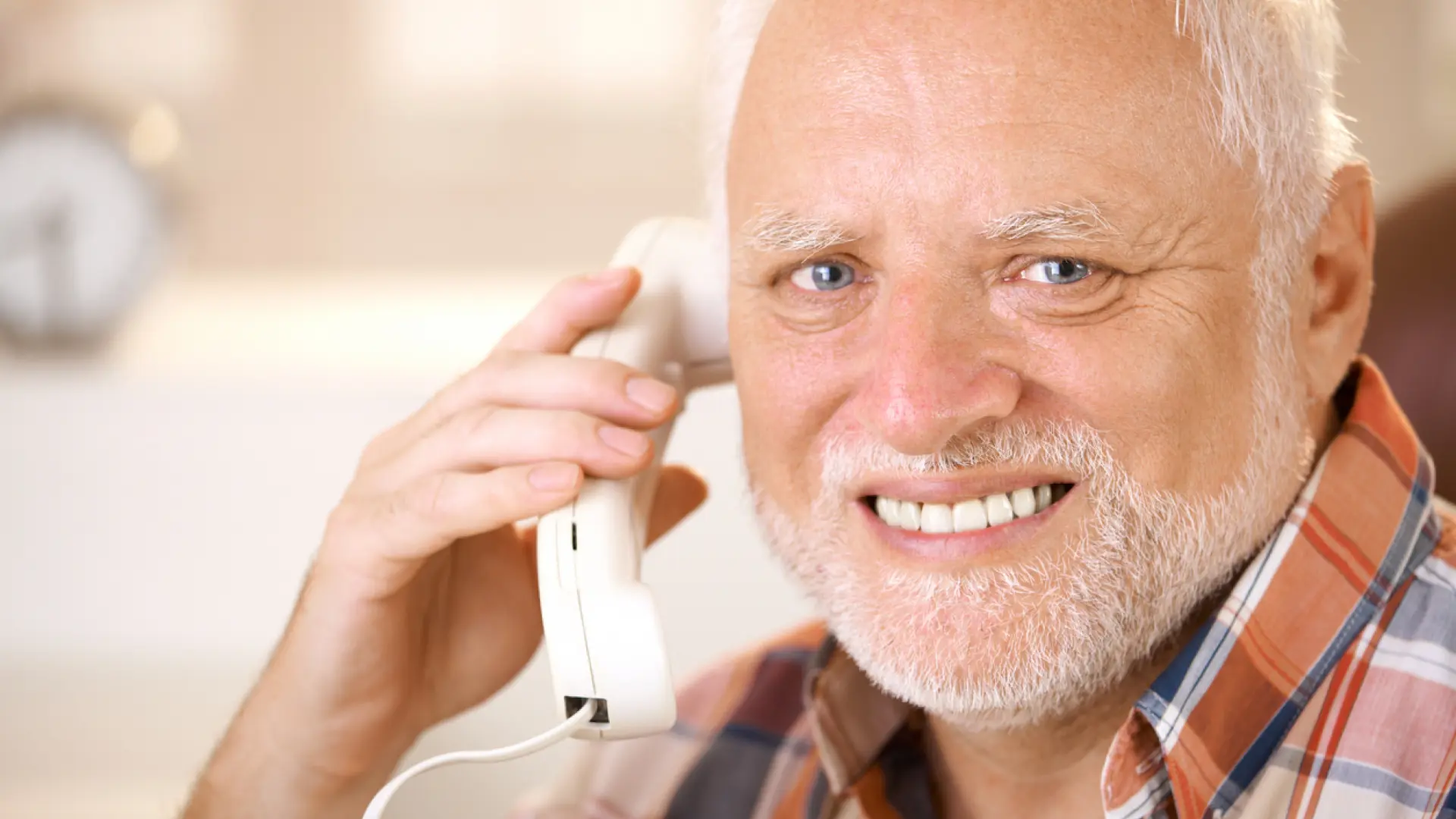 Incluso una sonrisa falsa podría hacerte sentir felicidad, según un estudio