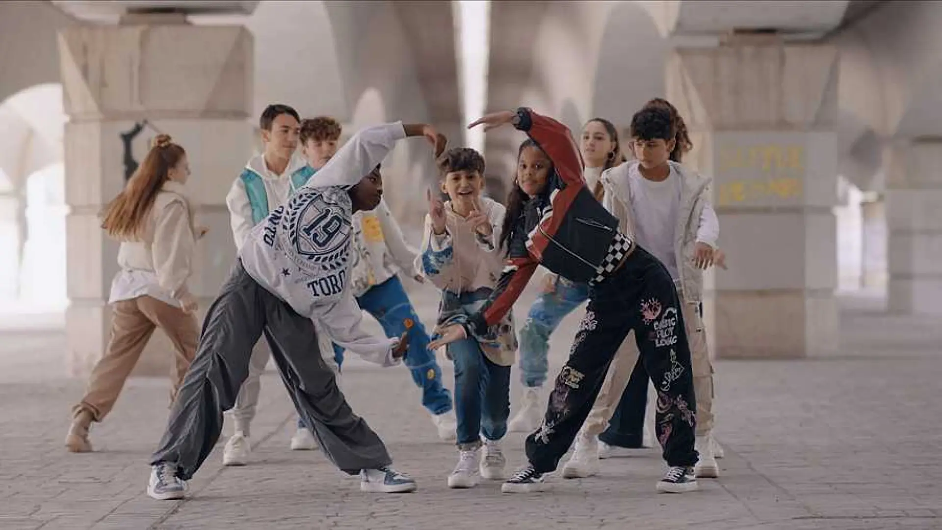 Así es el videoclip de 'Señorita', la canción con la que Carlos Higes ...