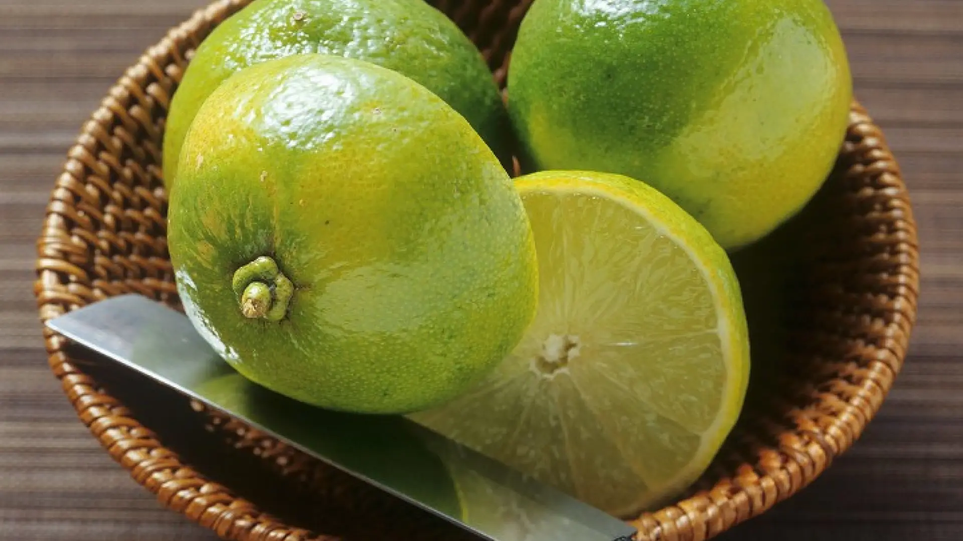 No tires la cáscara de la lima: cinco trucos que cambiarán tu hogar