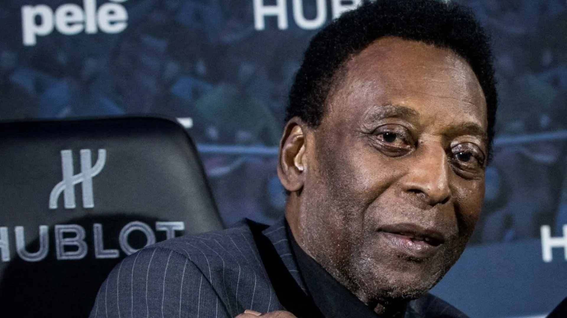 Pelé envía un mensaje tranquilizador: "Estoy en el hospital haciendo mi ...