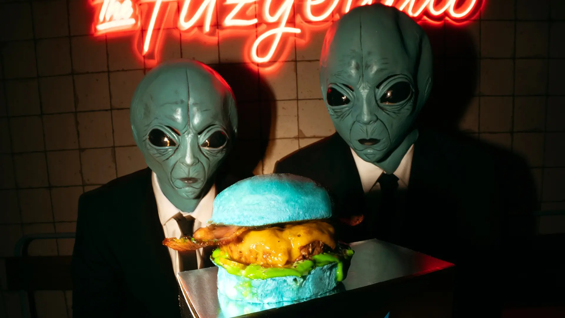 Qué lleva la Saturno Burger, la hamburguesa "alienígena" diseñada por ...