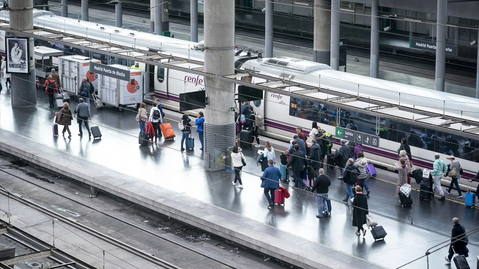 Los abonos gratis de Renfe impulsan el número de viajeros, que suben un 21%