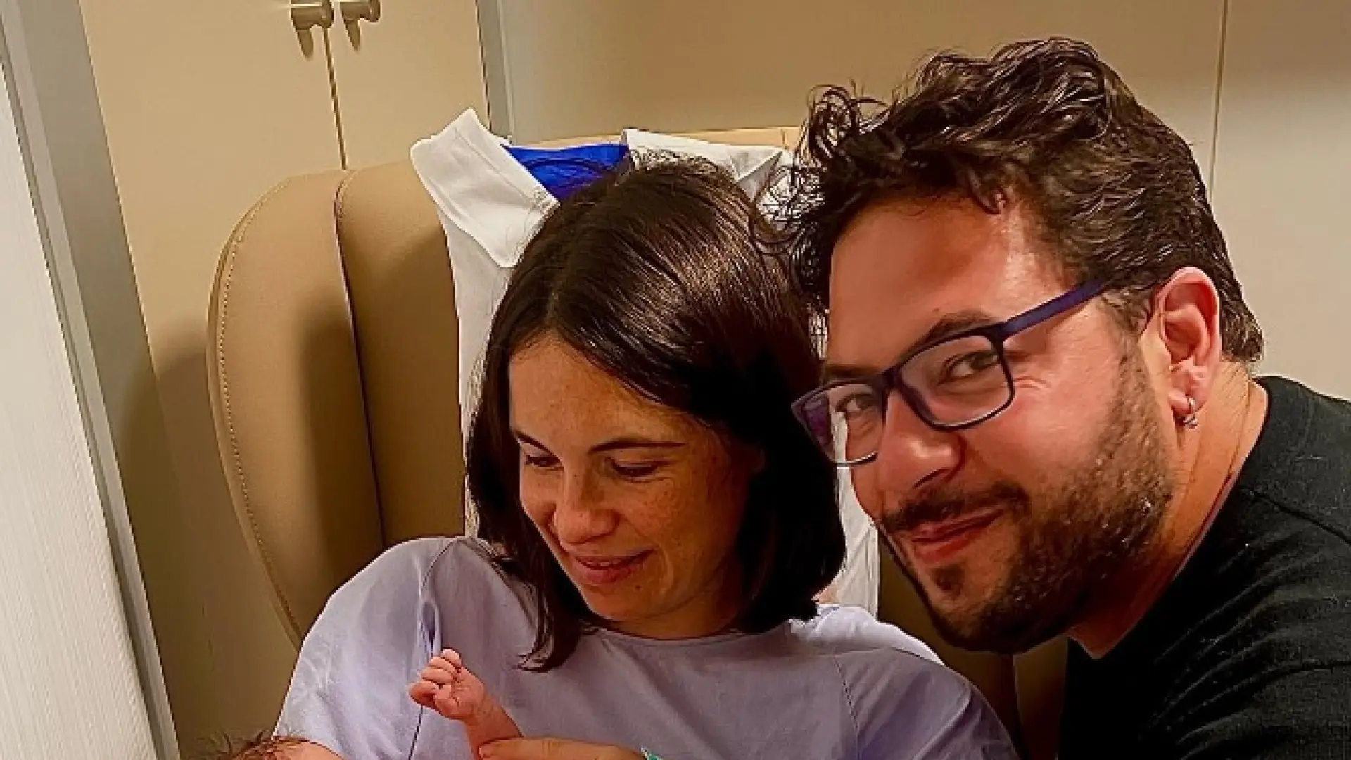 Alberto Fernández Muñoz y Beatriz Martínez Sordo anuncian el nacimiento de su hija Manuela