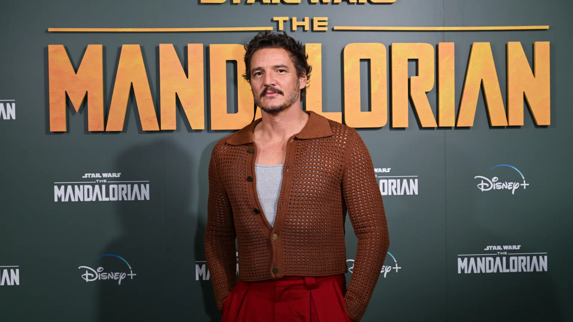 Exilio, 'bullying', una hermana trans y un padre fugitivo: así ha sido ...