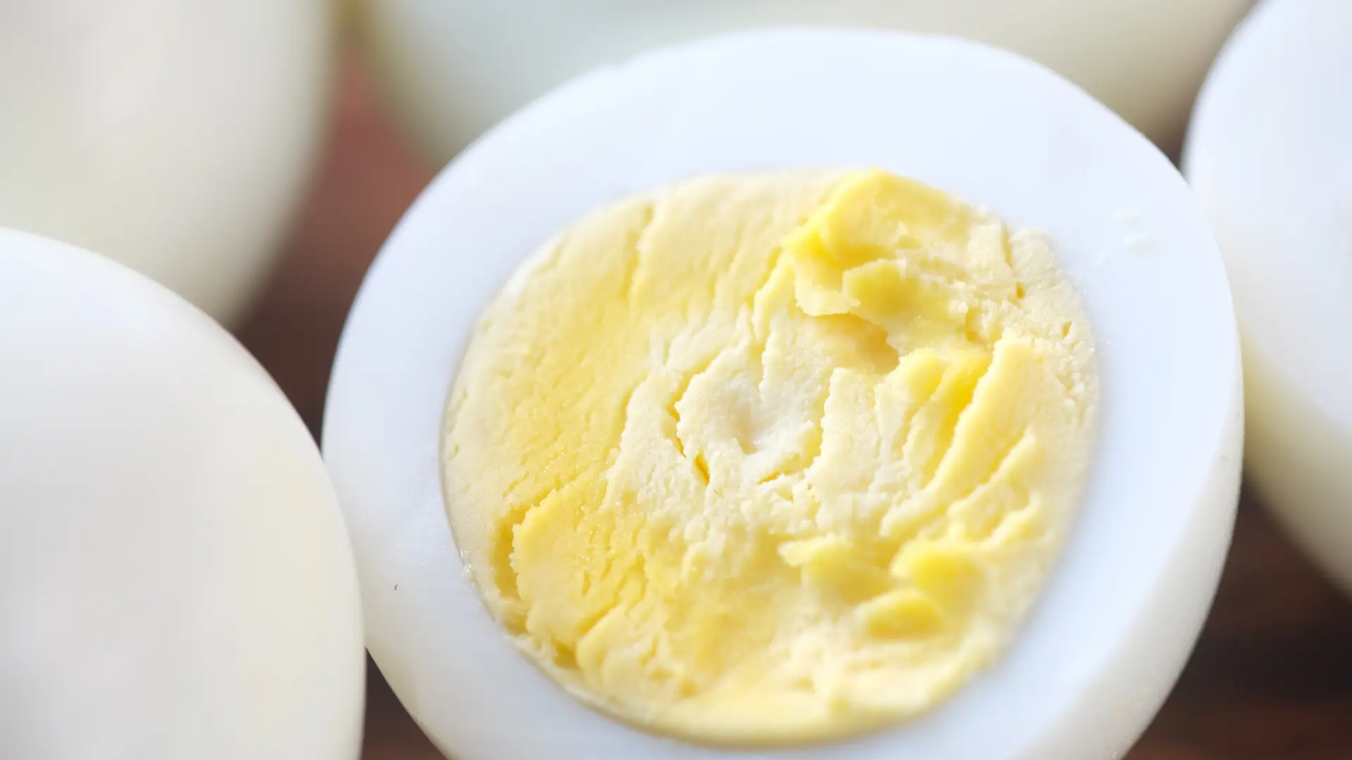 Tiempo de cocción de los huevos: ¿qué ocurre si se pasan? ¿Cambia el ...