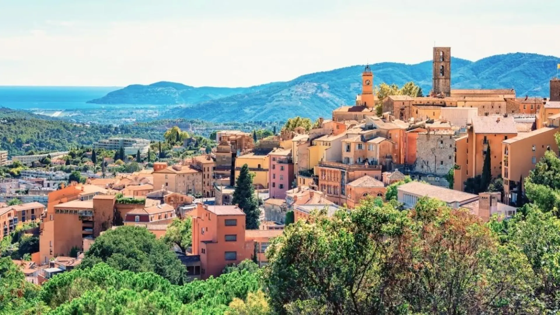 El precioso pueblo medieval de Francia que es la capital mundial de perfume