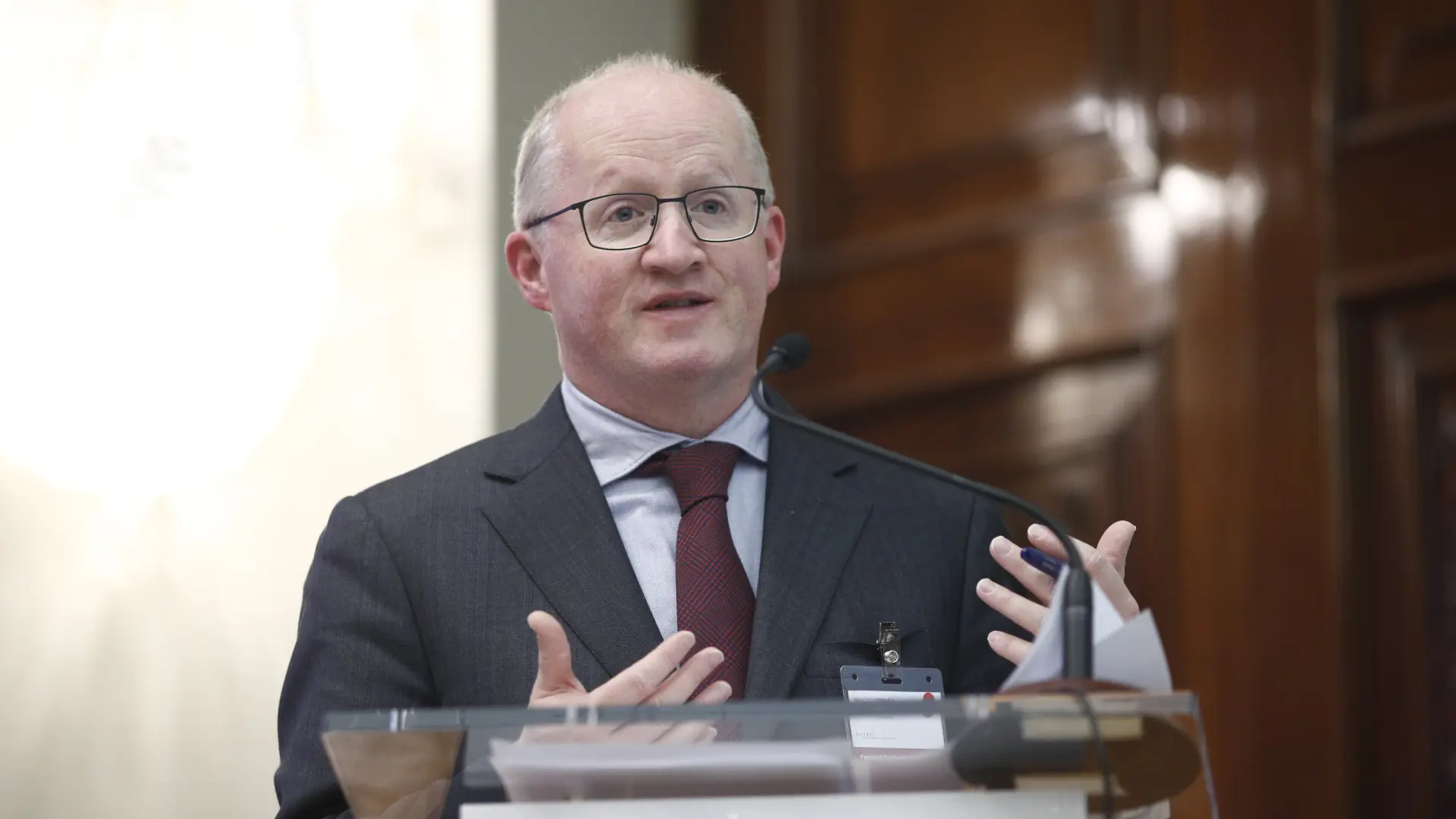 Lane (BCE) abre la puerta a una nueva bajada de tipos en diciembre