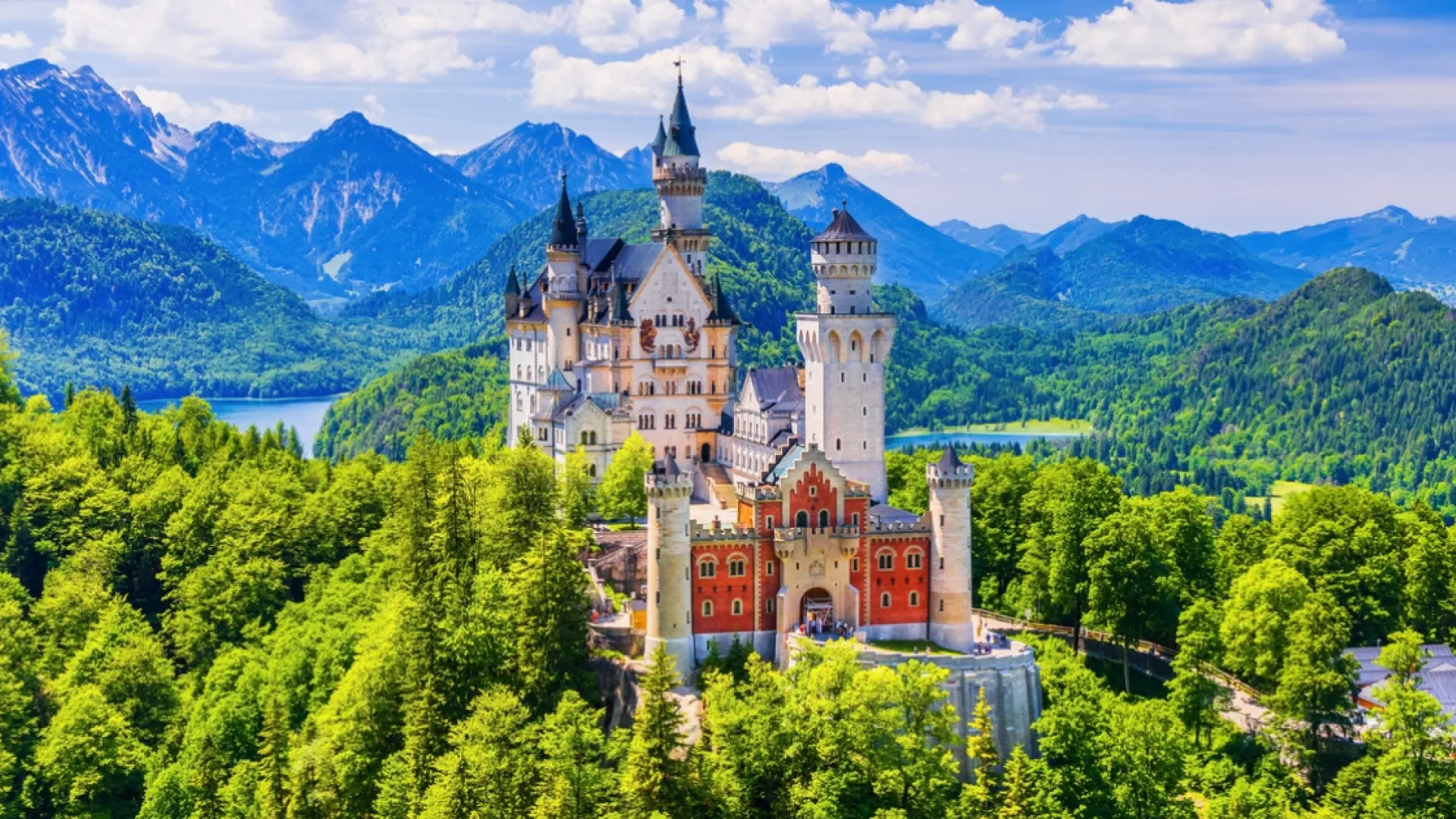 El castillo en el que se inspiró la Bella Durmiente y fue mandado ...