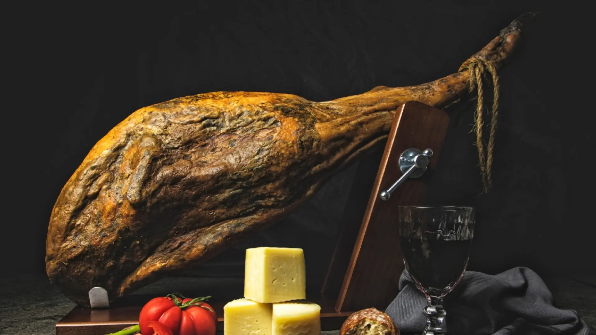 Esto es lo que indica el color de la etiqueta del jamón