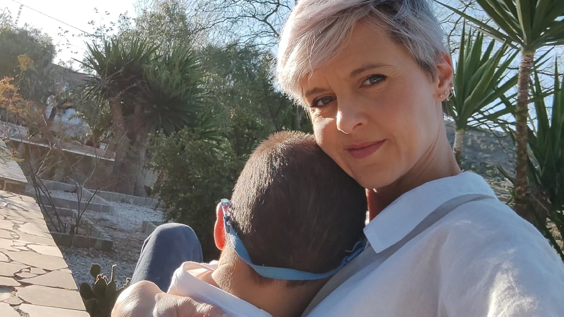 Elena Benítez, psiquiatra y madre de un niño con un trastorno del ...