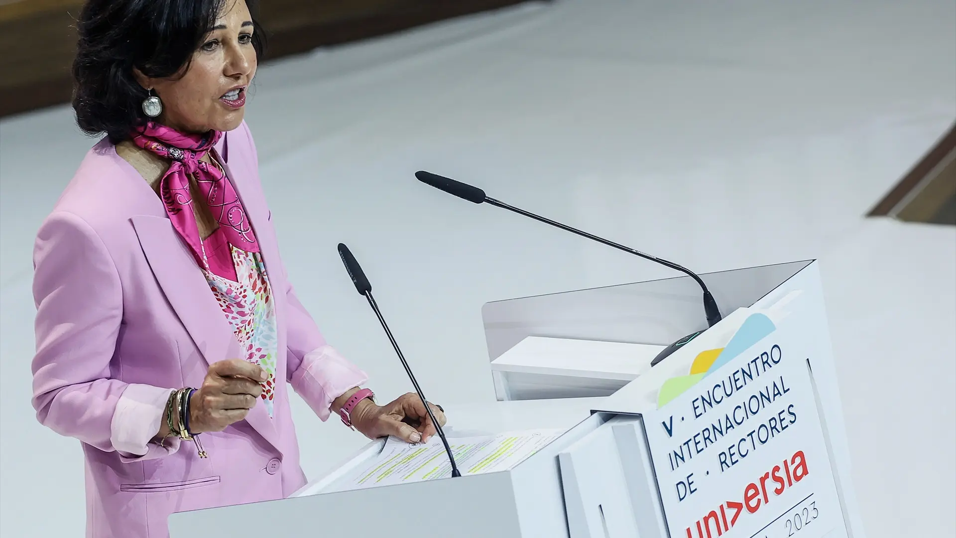 Ana Botín asegura que Banco Santander siempre estudia posibles ...