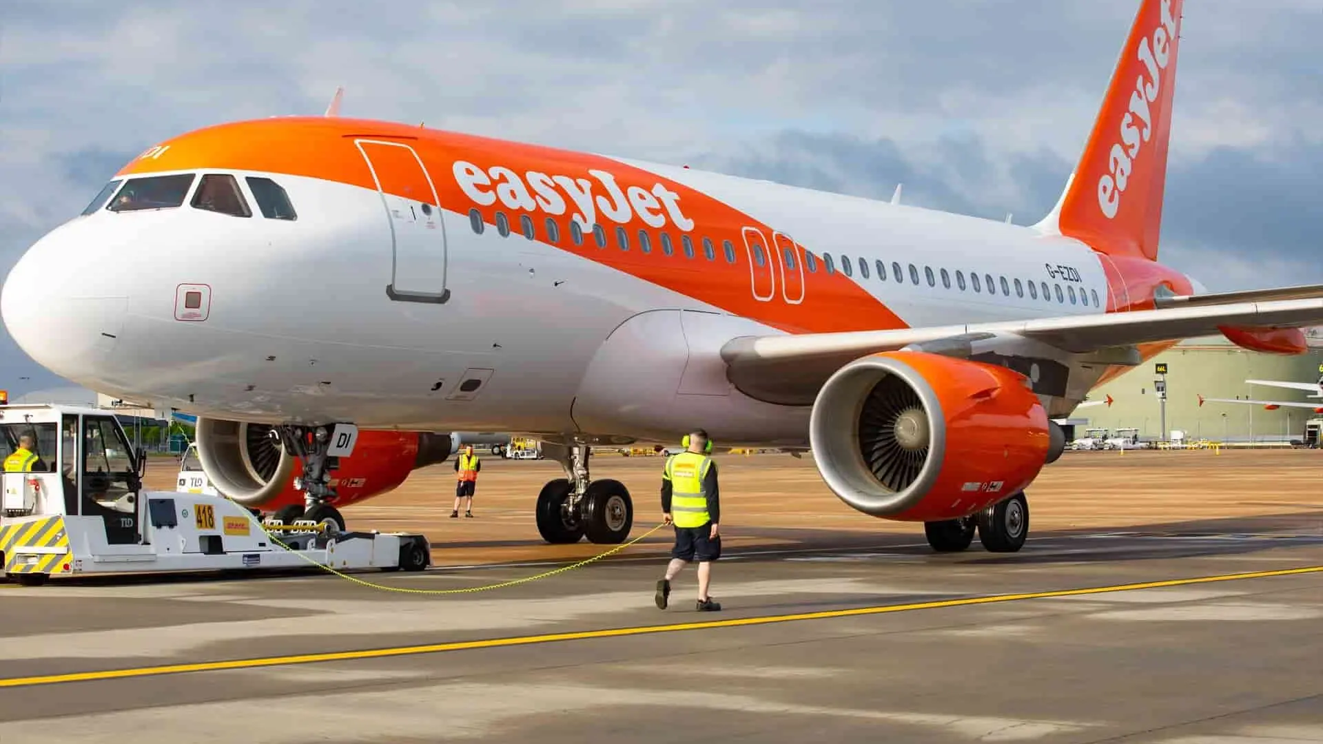 Easyjet tendrá nueva base en Alicante en 2024 y aumentará los asientos ...