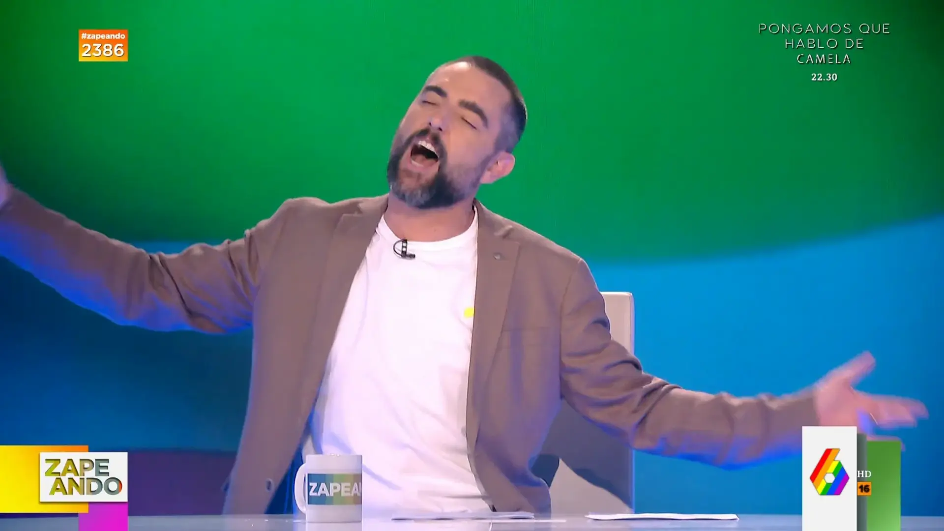 Dani Mateo y los colaboradores de 'Zapeando' felicitan a Cristina Pedroche y Dabiz Muñoz por el ...