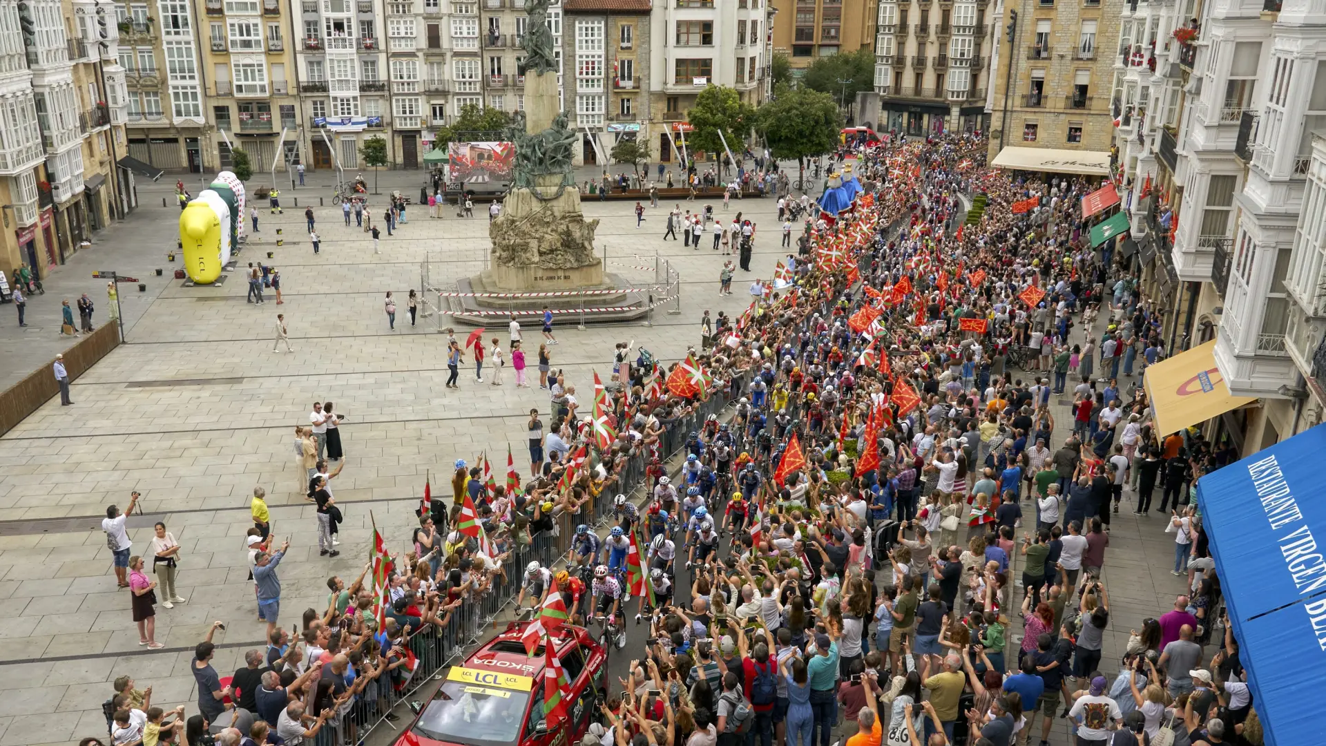 Las chinchetas convierten en un infierno el final de la segunda etapa ...
