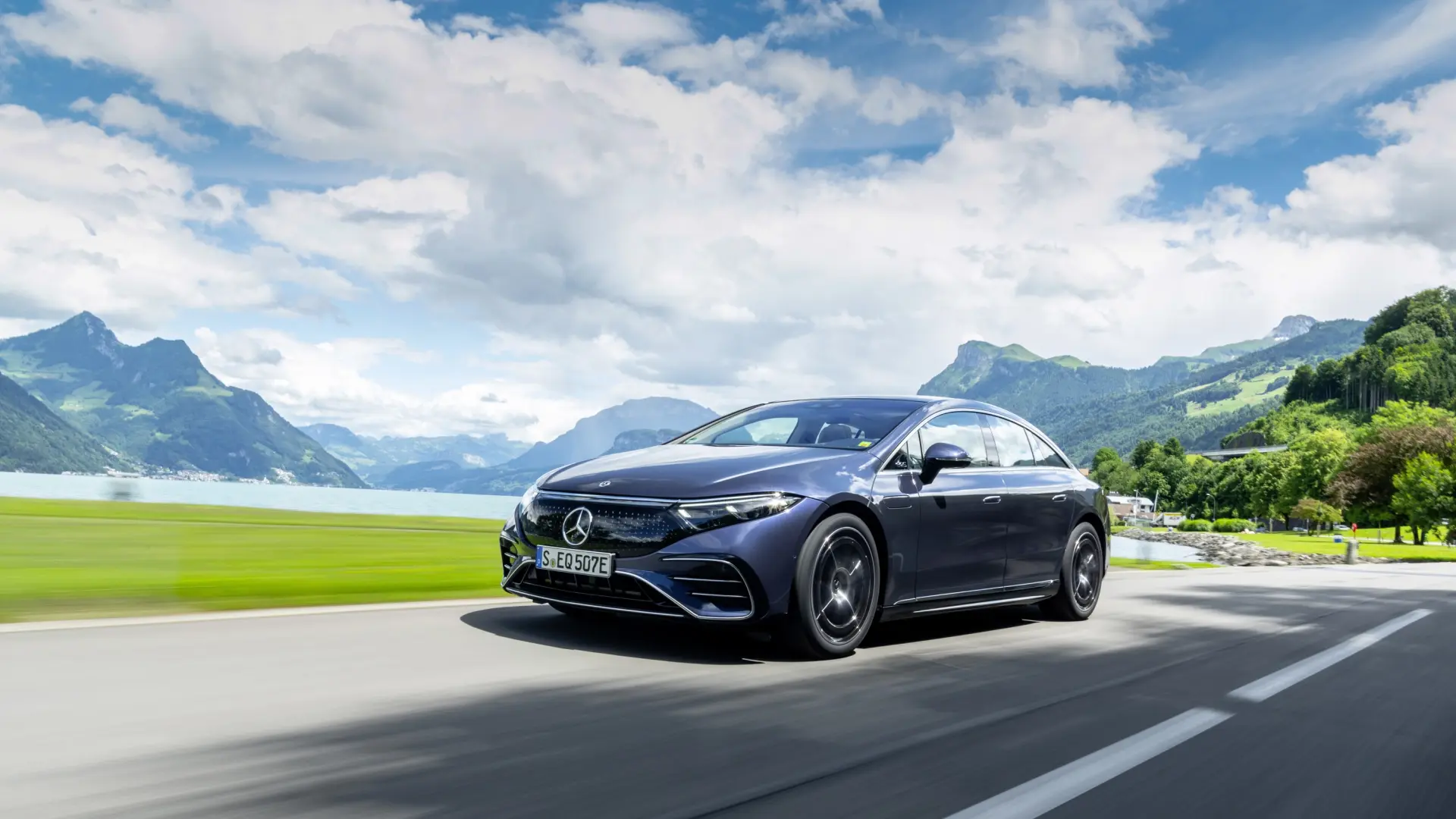 Diez eléctricos con grandes autonomías para plantearse viajar este verano