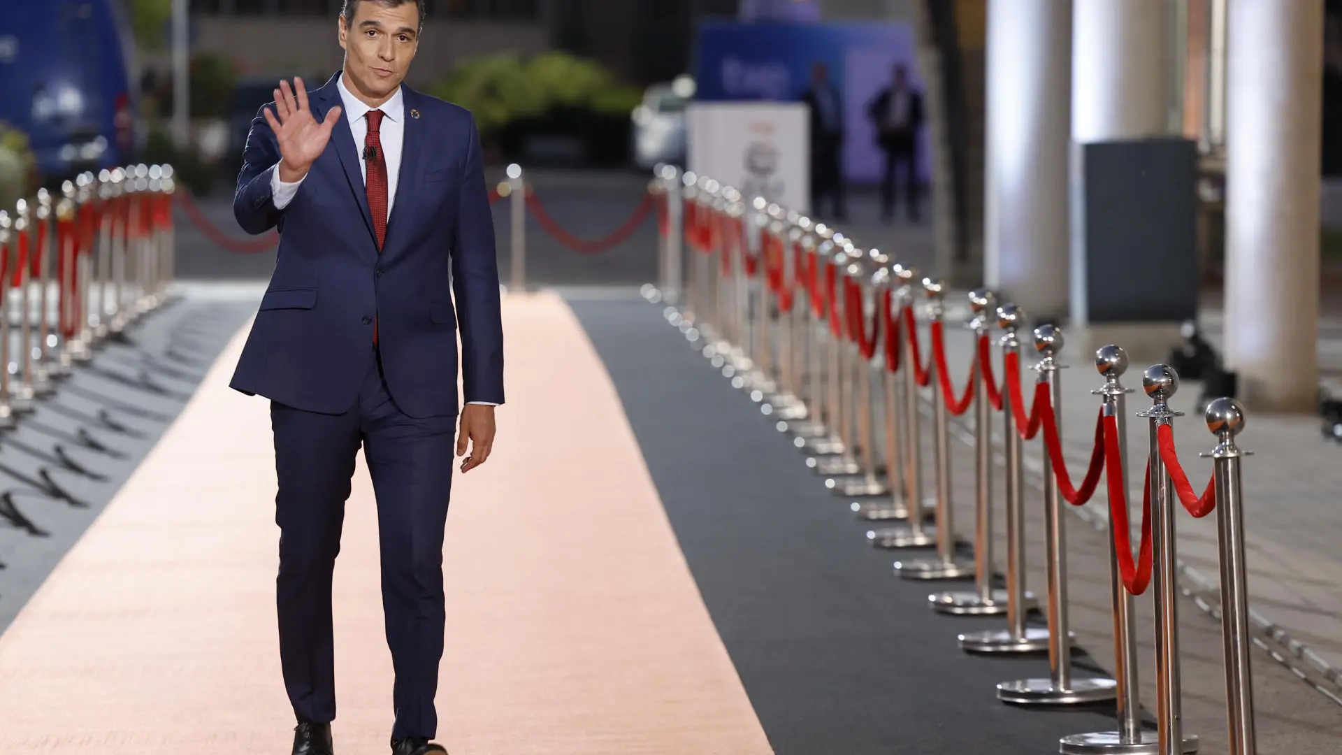 ¿Qué significa el pin que llevaba Pedro Sánchez en el debate a tres de ...