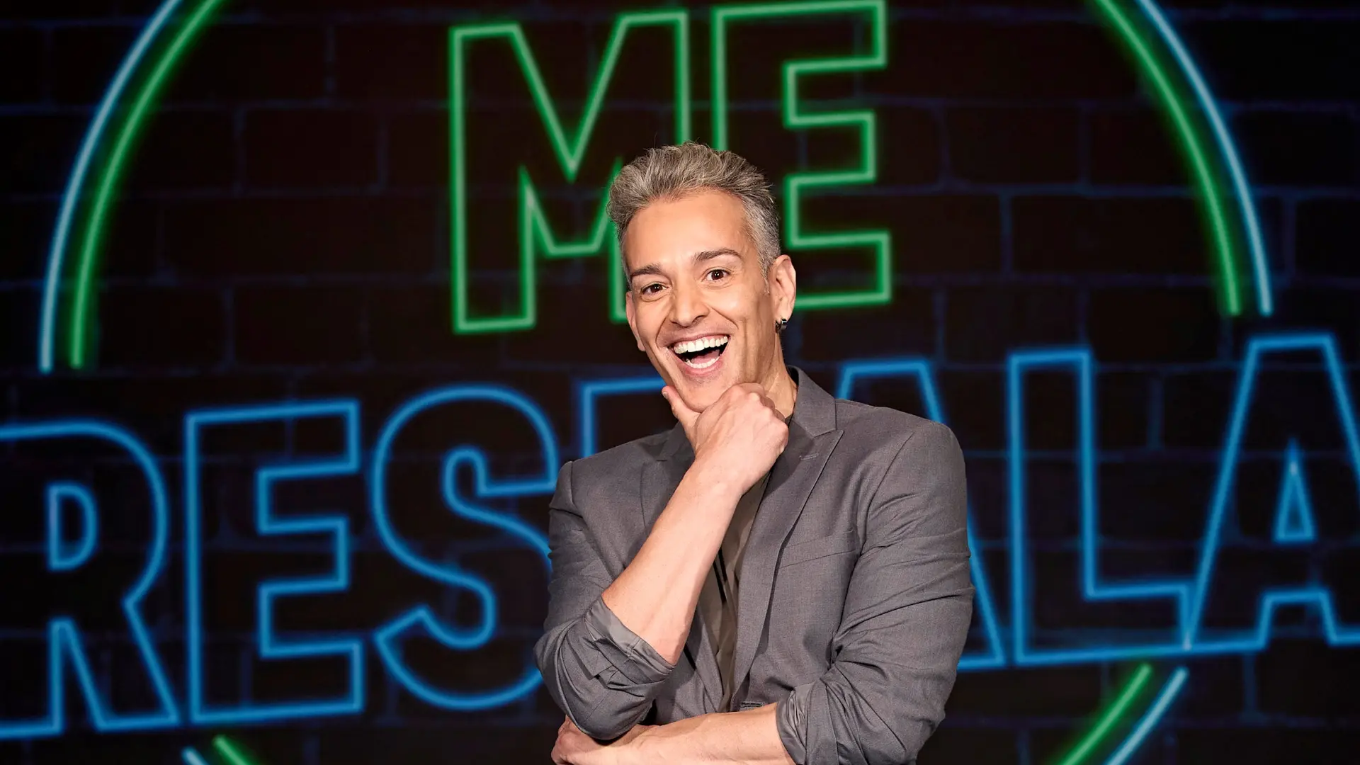 Así es Josep Ferré, el imitador de 'Sálvame' que triunfa en 'Me resbala'