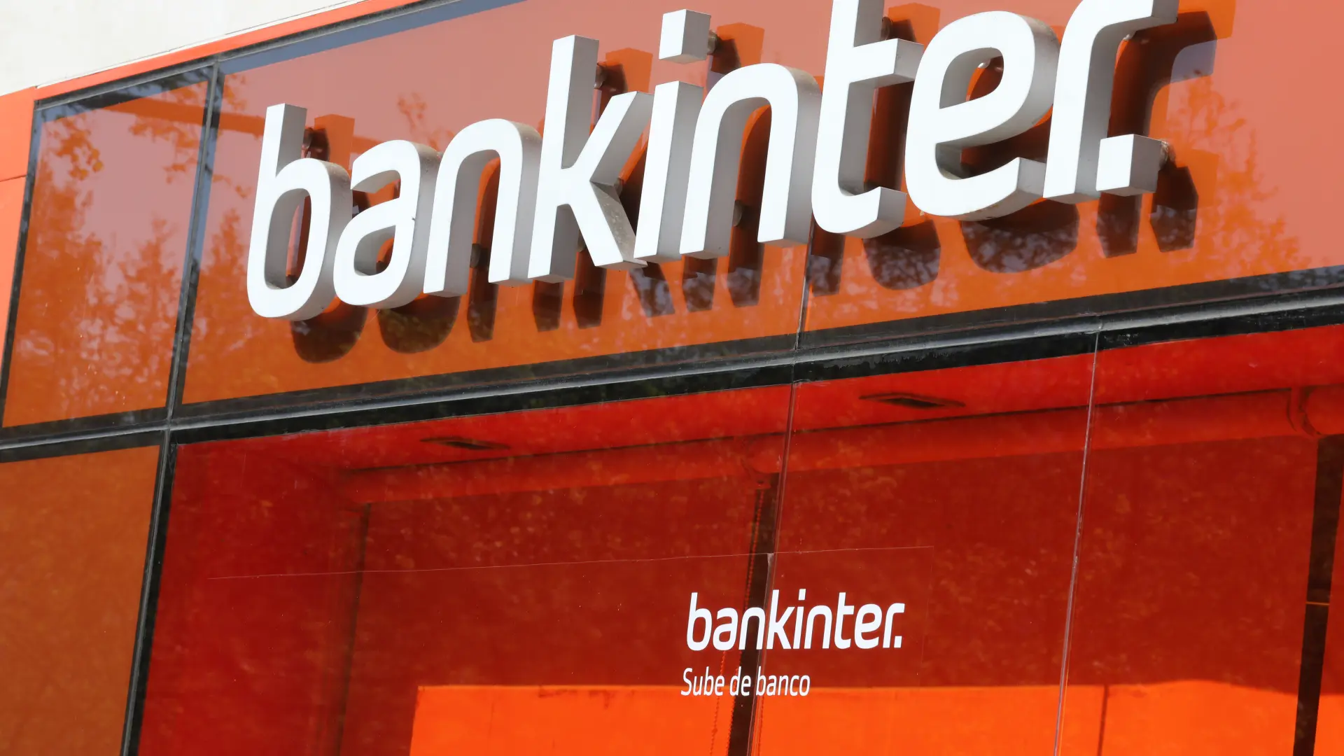 Bankinter pone en venta una cartera de préstamos de 550 millones para ...