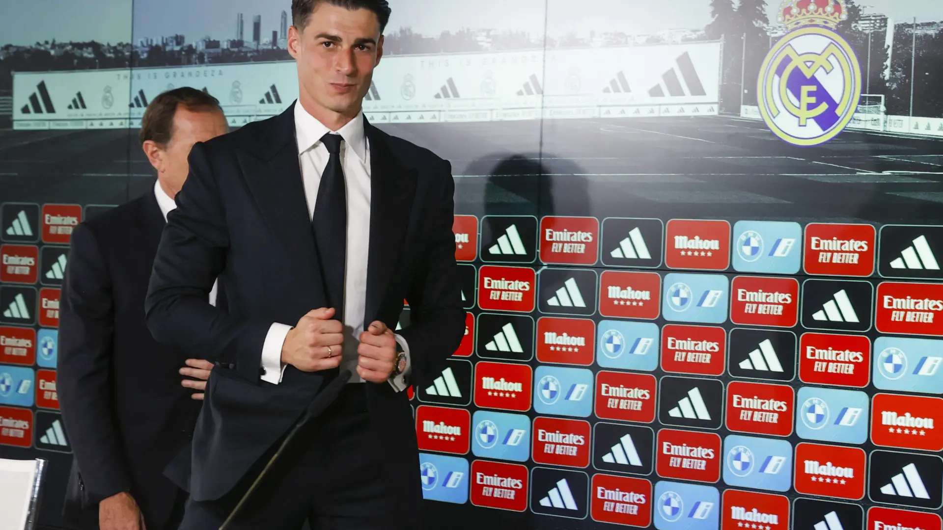 Kepa ya viste de blanco: "Vengo cedido pero ojalá pueda quedarme"
