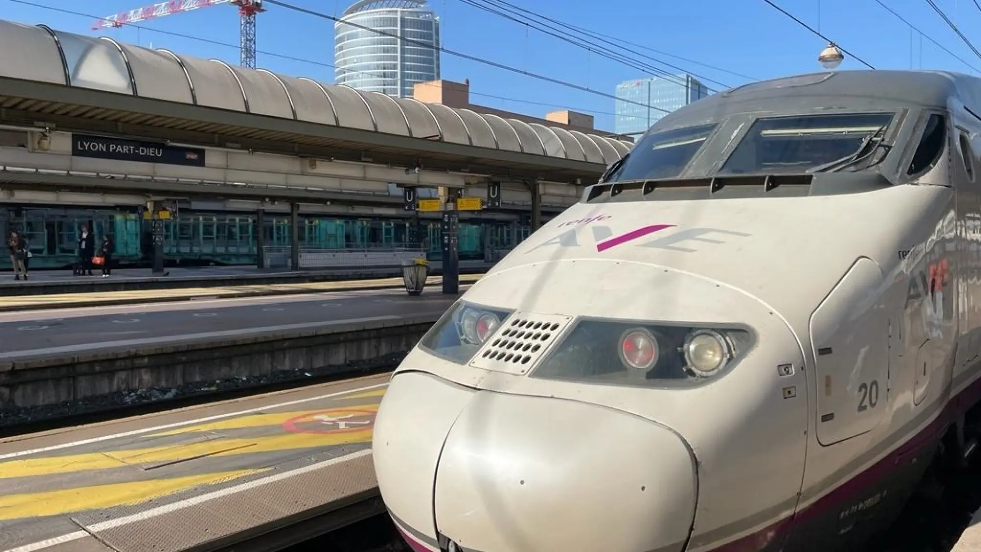 Renfe vende más de 120.000 billetes del AVE a Francia desde su puesta ...