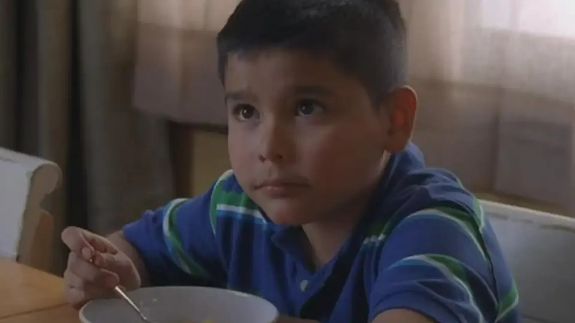 El increíble cambio físico de Ian Posada, el pequeño Brock de 'Breaking ...