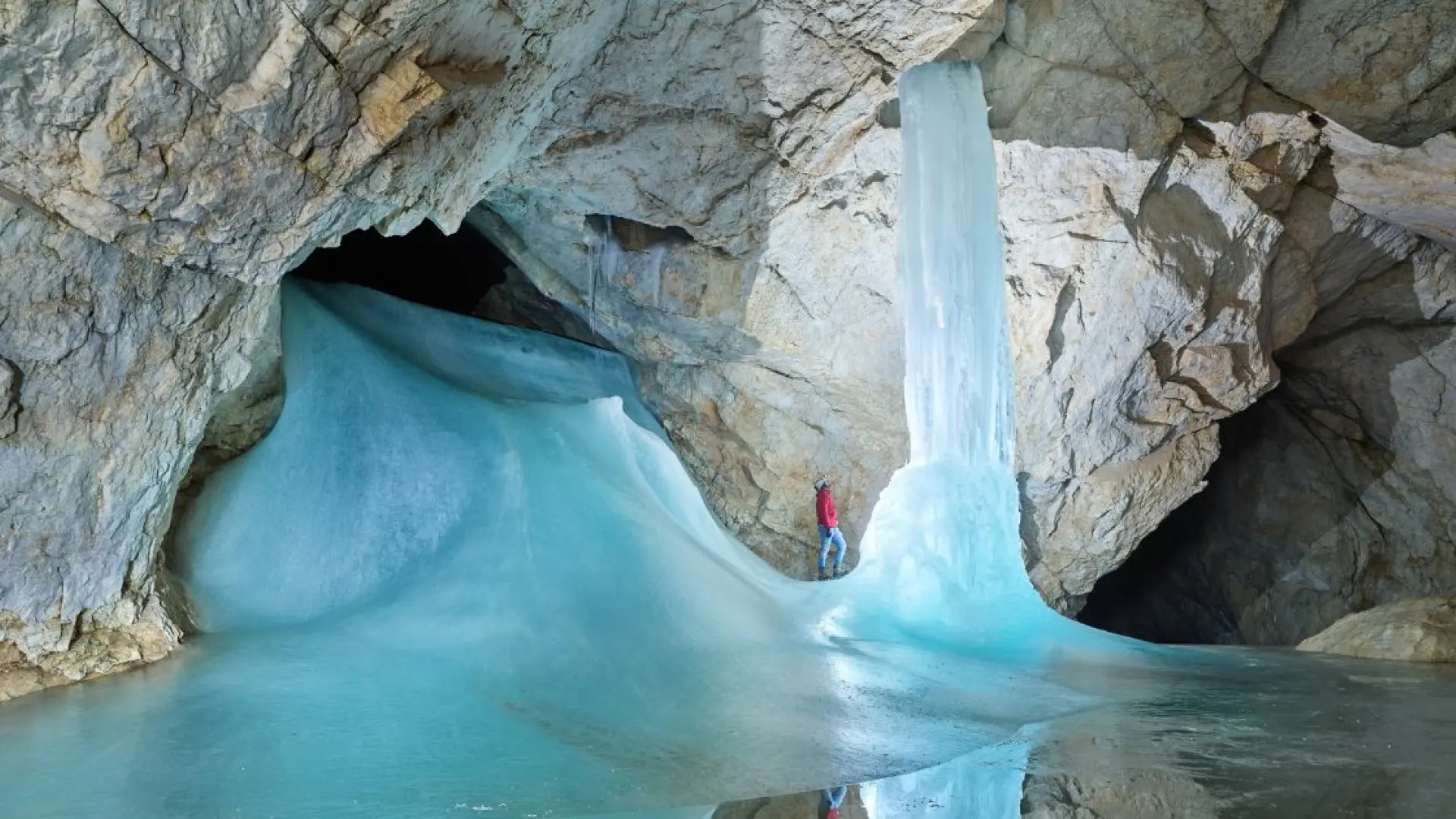 Así es la cueva de hielo más grande del mundo a la que se puede acceder ...