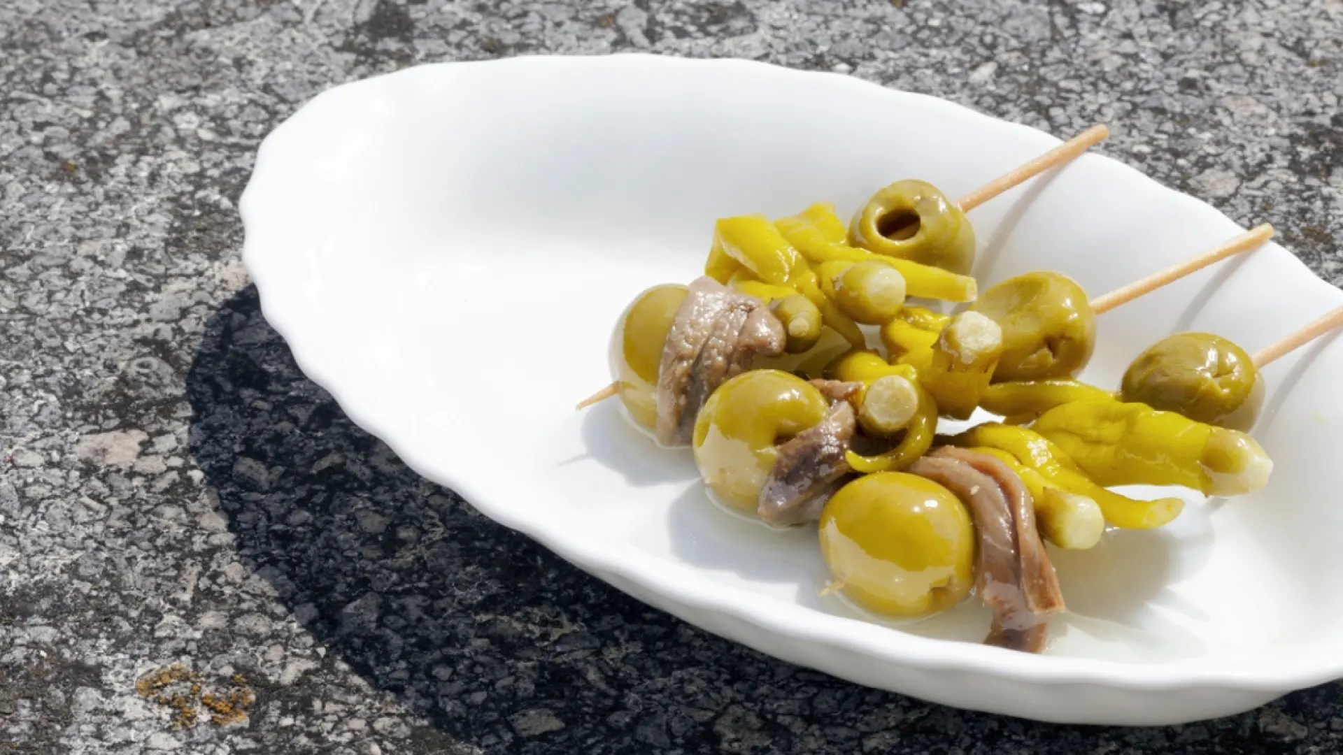 La historia de la gilda, el aperitivo más popular de España que lleva ...