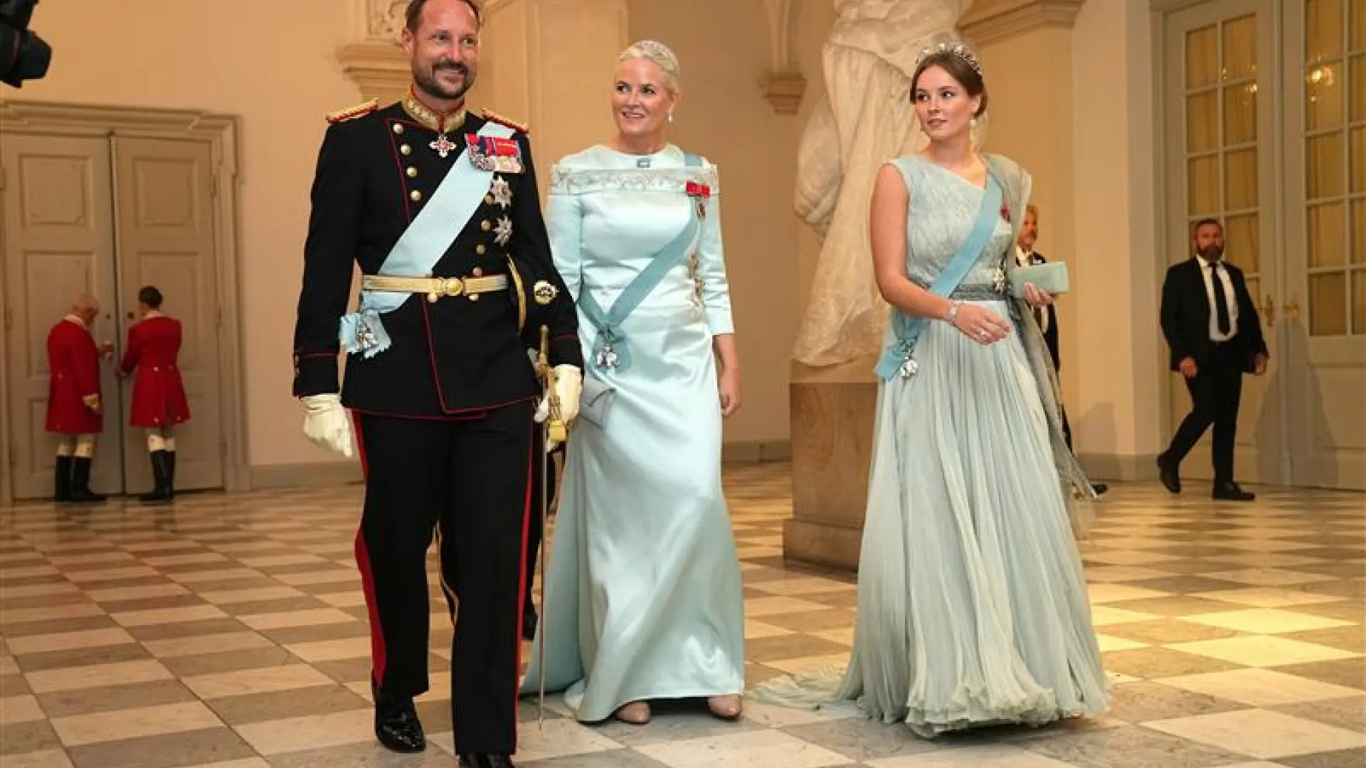 La princesa Ingrid de Noruega, de 19 años, deja el palacio y se va a ...