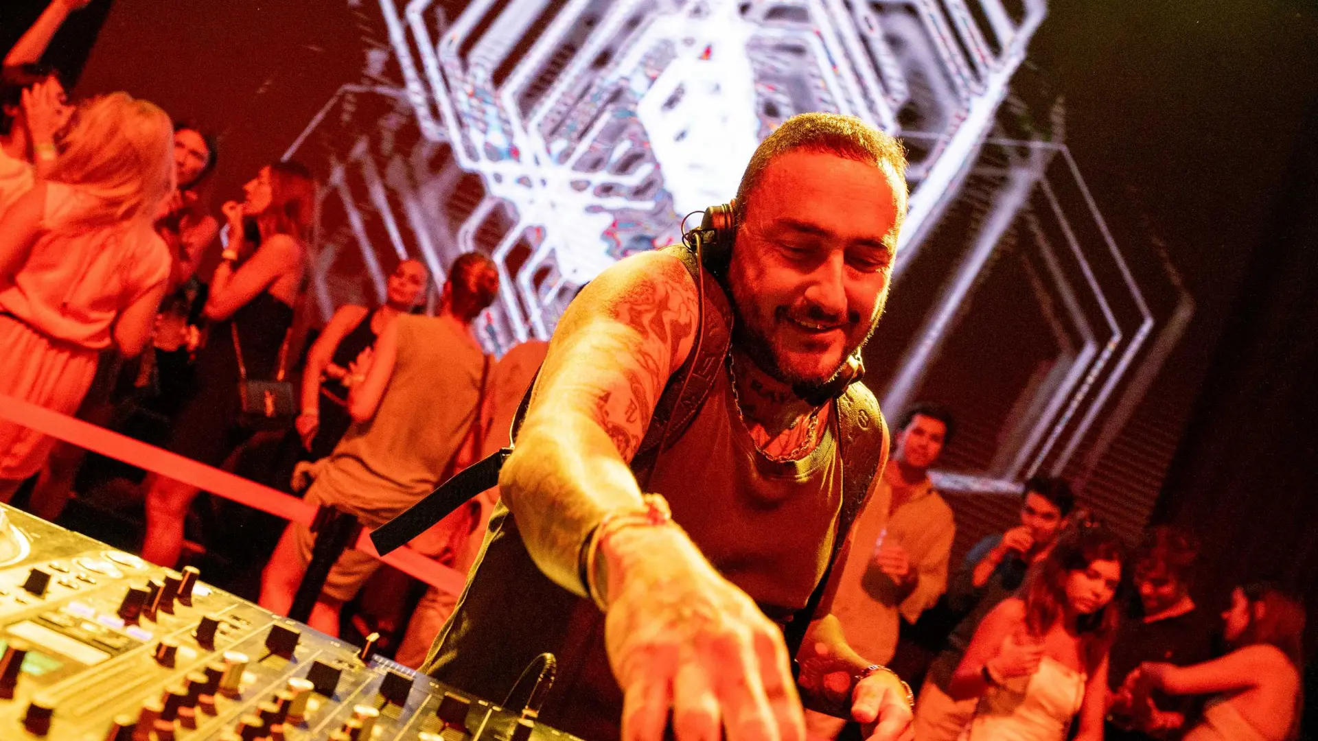 Richie Hawtin, DJ Snake, Carl Cox, Mëstiza, DJ Nano y los 'Special ...