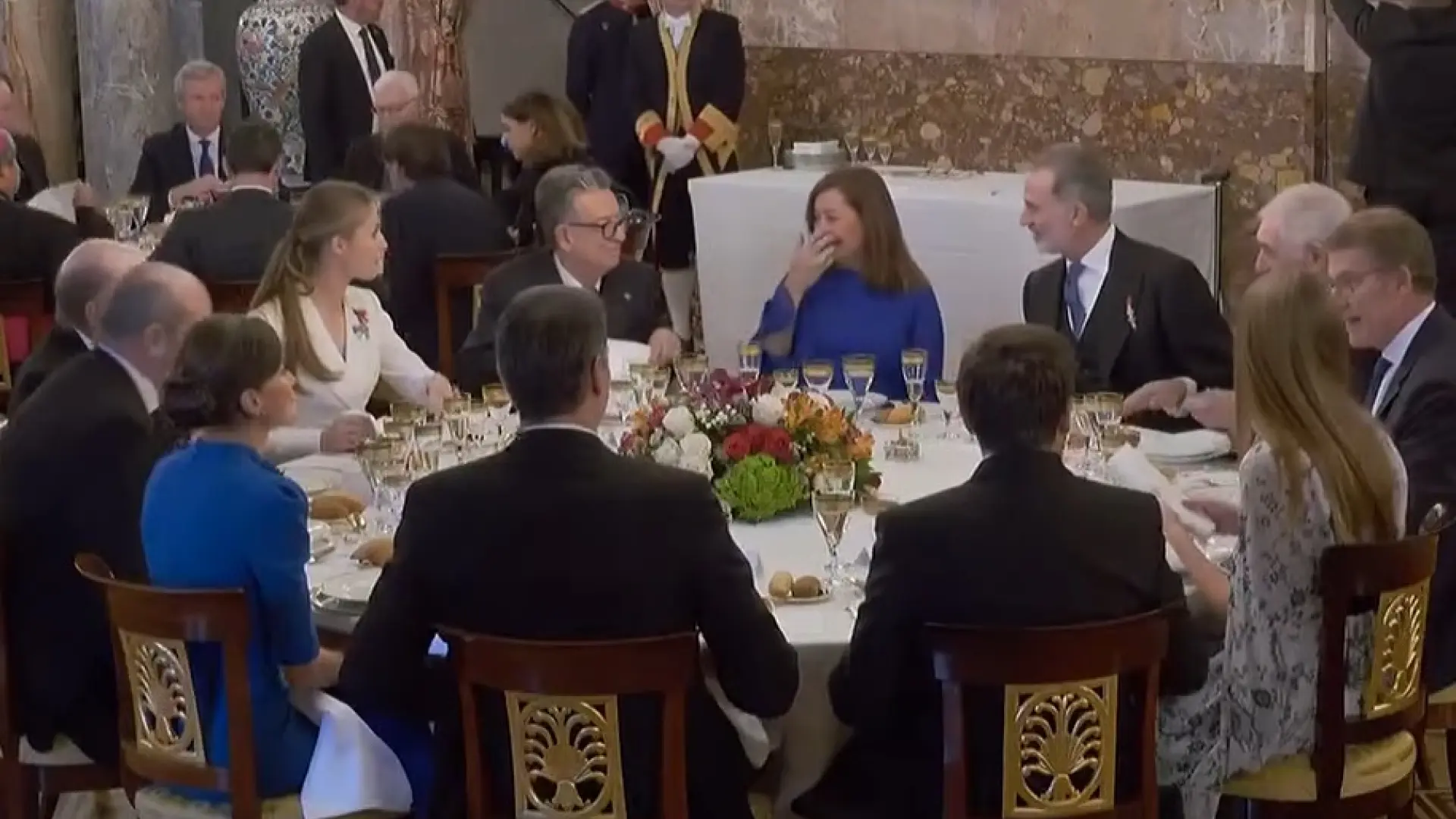 Todos los detalles de la comida de los reyes en el Palacio Real: el ...