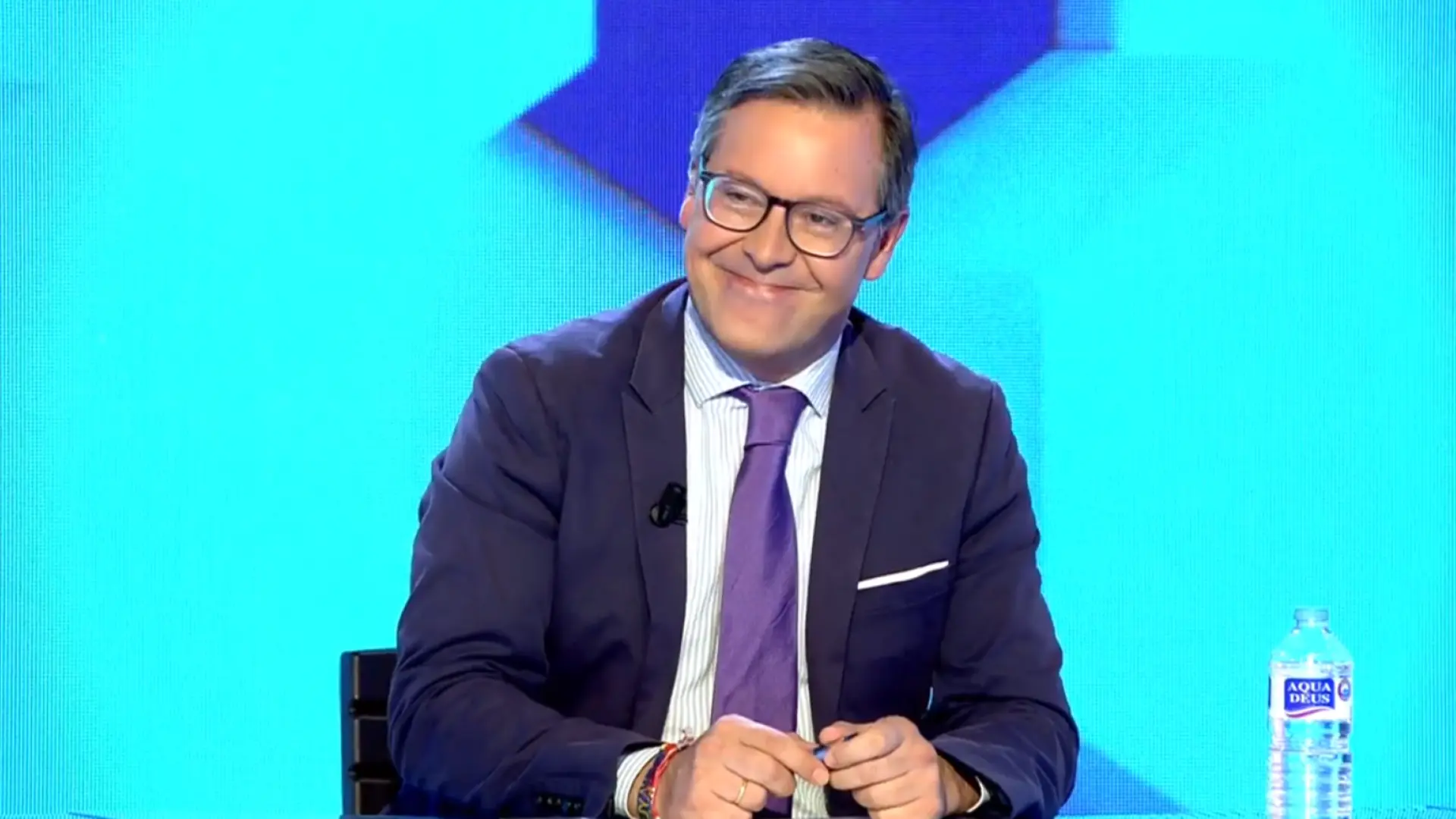 Quién es Alfonso Serrano, el analista de 'Todo es mentira' que trabaja junto a Ayuso