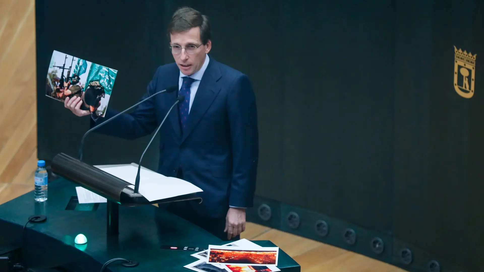 El corral de Cibeles: donde hay "gallinas ponedoras", fotos de Hamás y ...