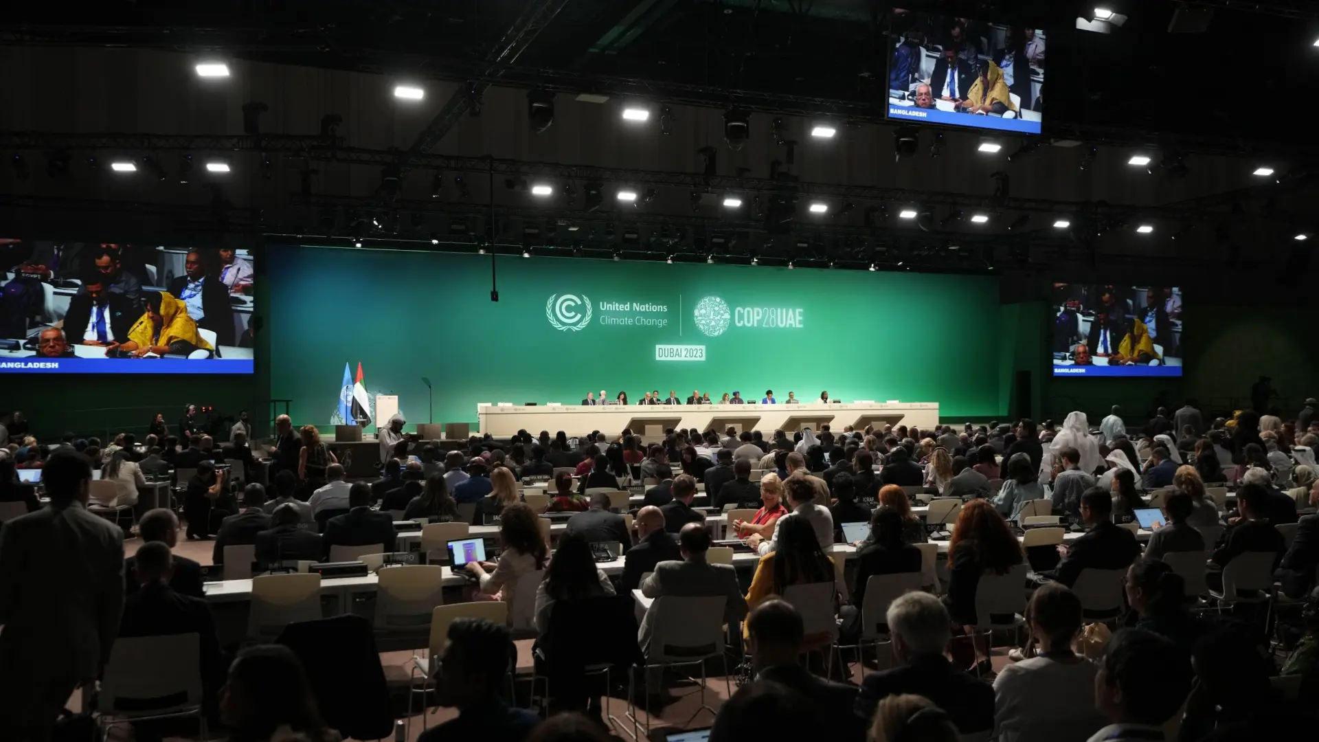 La COP28 abre con un acuerdo sobre un fondo para los países más ...