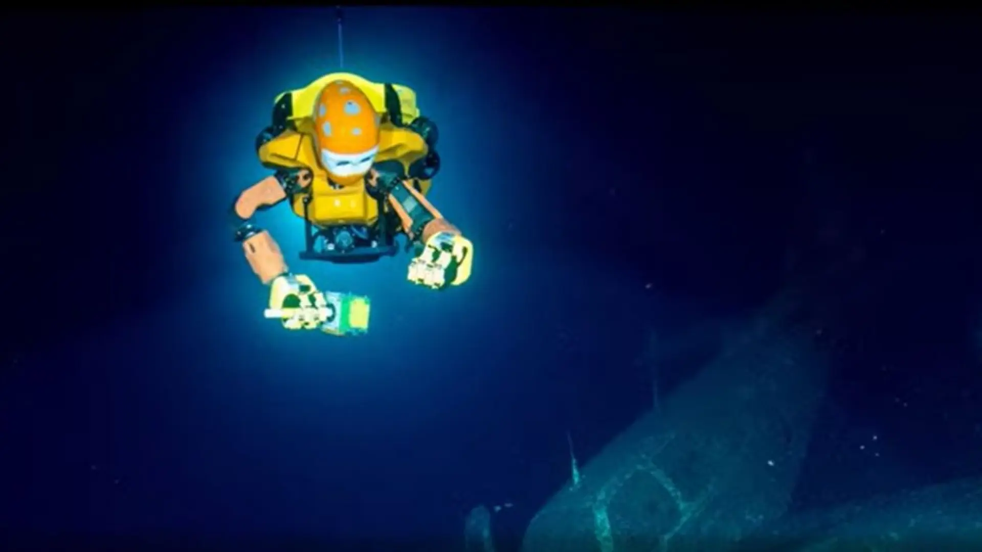 El interesante robot humanoide buceador capaz de sumergirse 1.000 ...