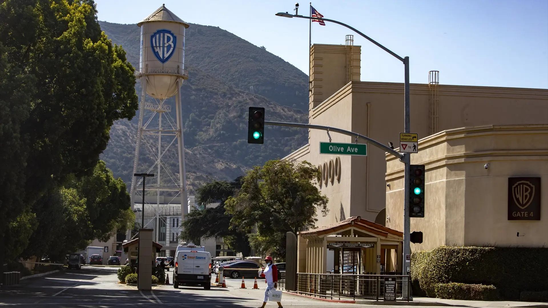 Warner Bros Discovery y Paramount Global negocian una posible fusión